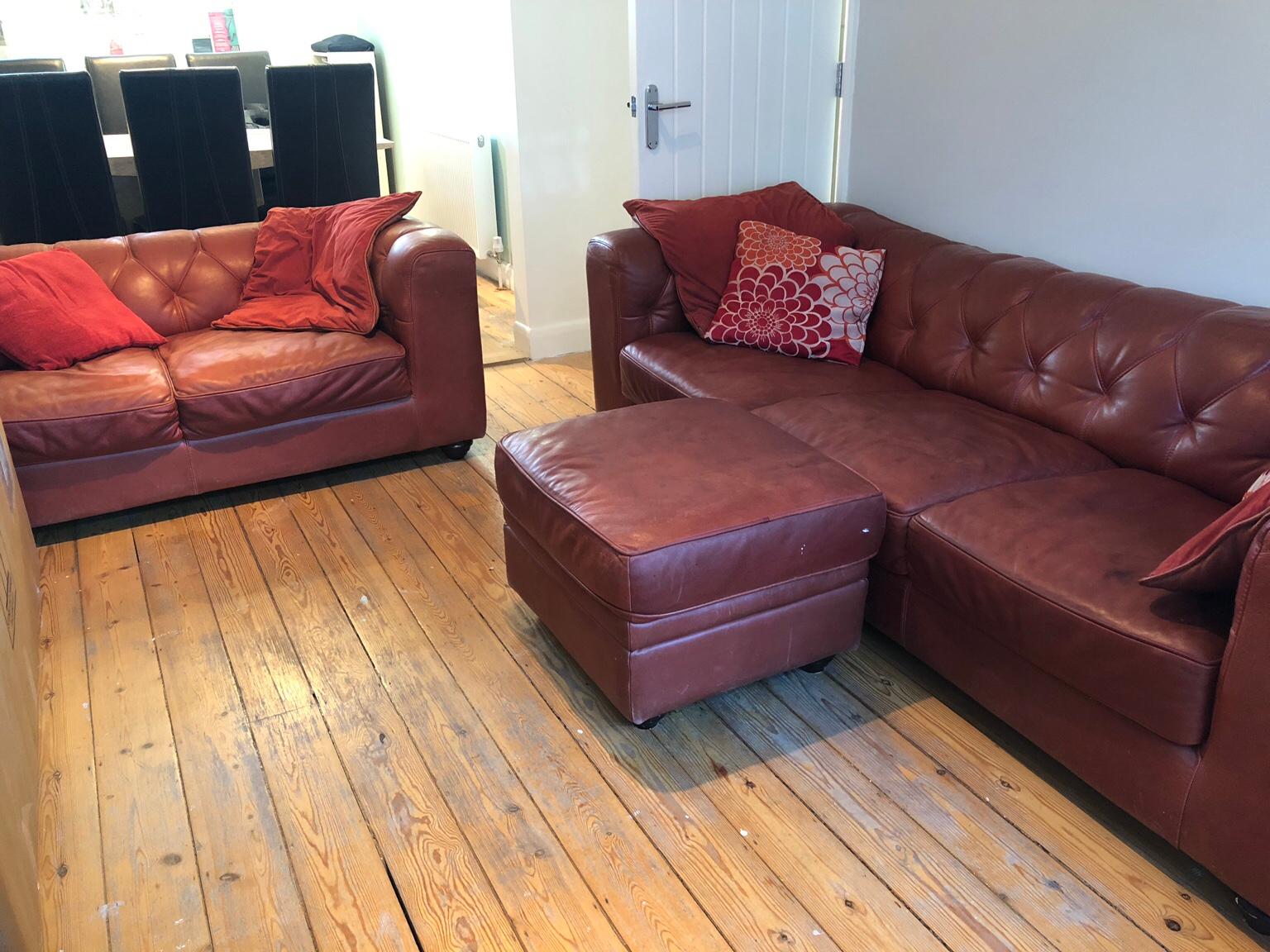 4 and 3 seater leather DFS Sofa with Ottoman in SE25 Croydon für 200,00 ...