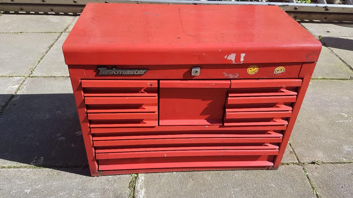 10 draw red metal tool chest box TASKMASTER in CH45 Wirral for 100.00 for sale Shpock