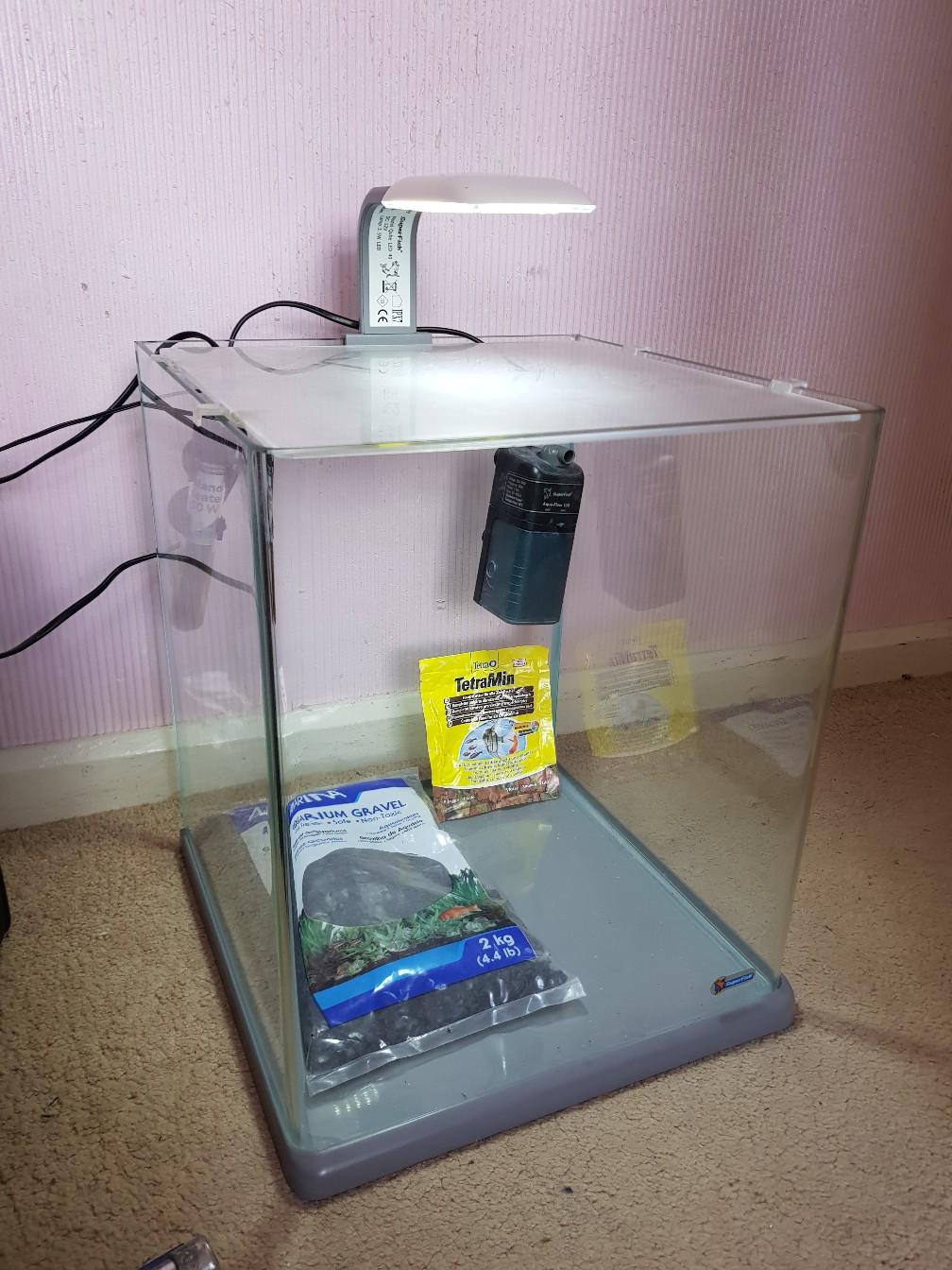 Superfish Qubie 40 litre fish tank, complete in BD9 Bradford für £ 35 ...