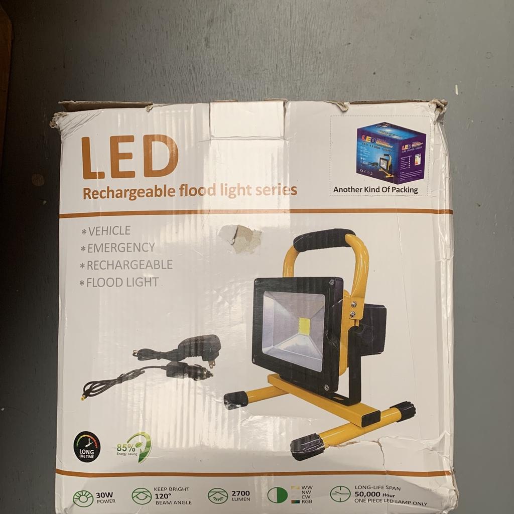 LED RECHARGEABLE FLOOD LIGHT in London für 15,00 £ zum Verkauf | Shpock DE