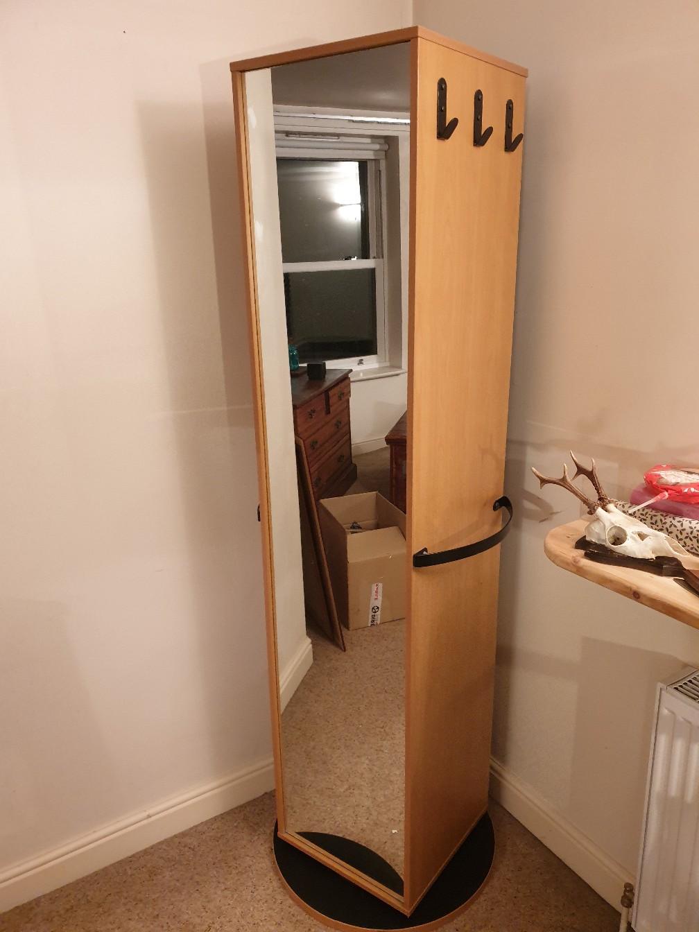 Revolving mirrored storage unit in HX1 Calderdale für 80,00 £ zum ...