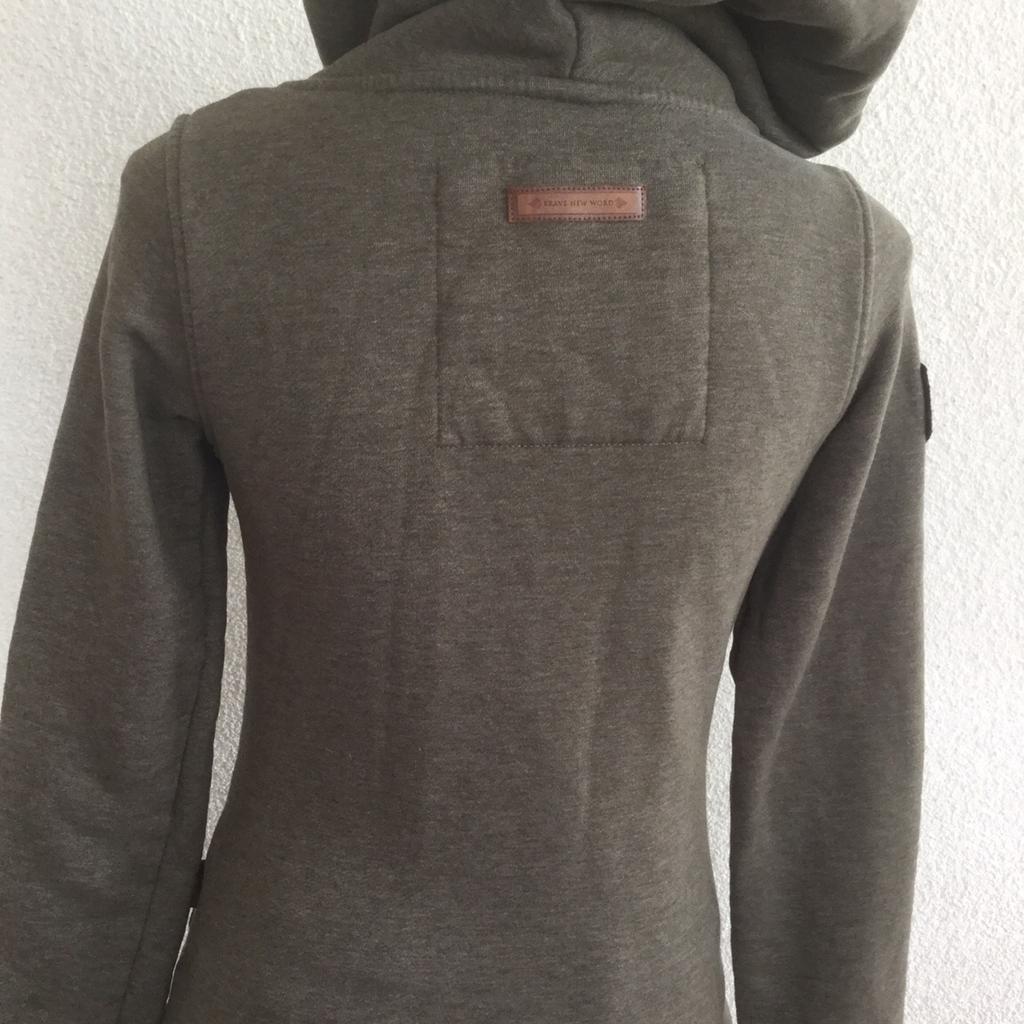 NAKETANO Sweatjacke Family BIZ, Gr XS in 8605 Kapfenberg für 55,00 ...