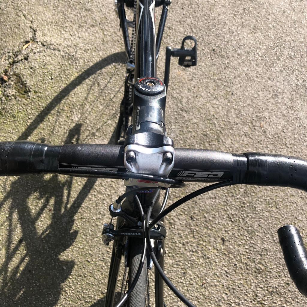 Raleigh Airlite 300 Road Bike, Carbon Forks. in SK9 Edge für 130,00 ...