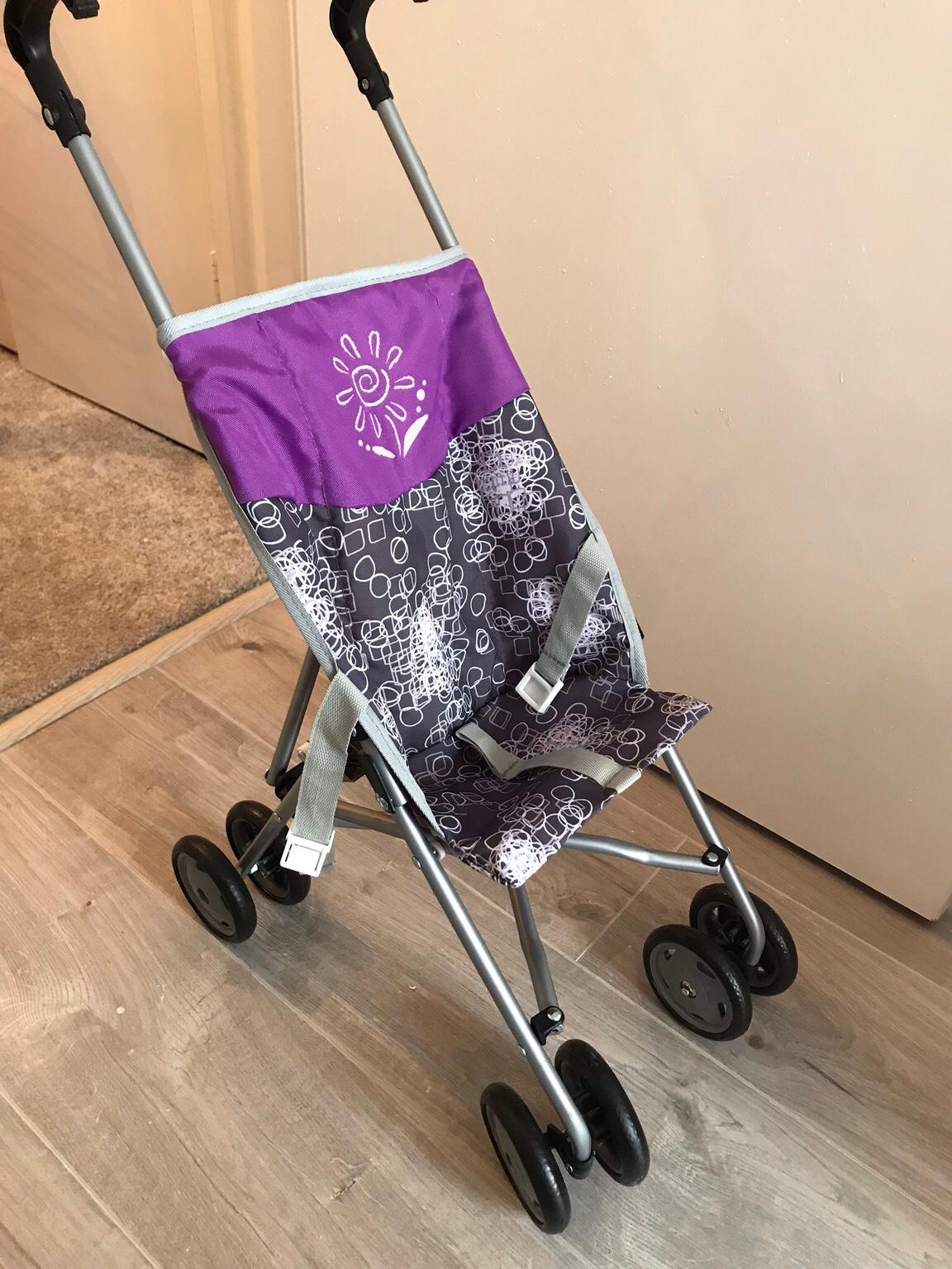 Kids play pushchair in E3 London für 5,00 £ zum Verkauf | Shpock DE