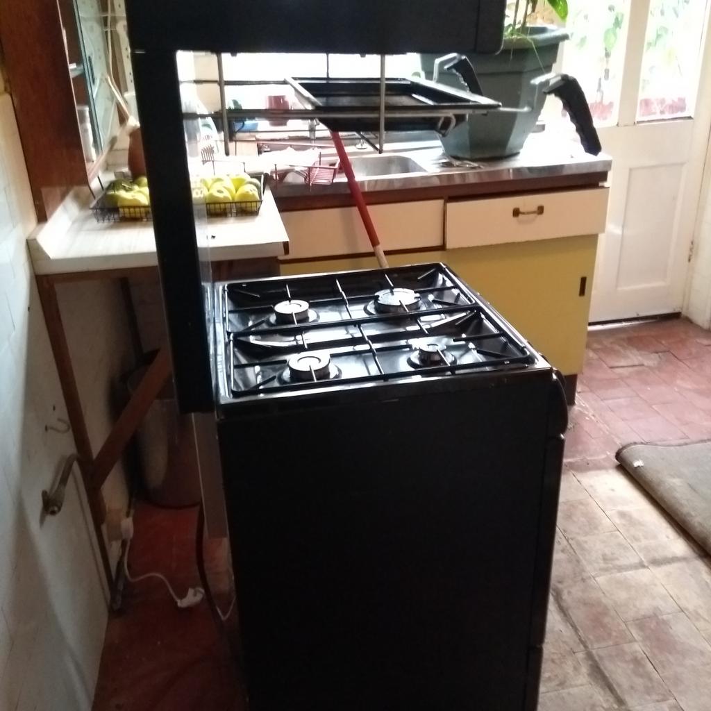 Gas cooker 55cm wide with high level grill in B73 Birmingham für 110,00 ...