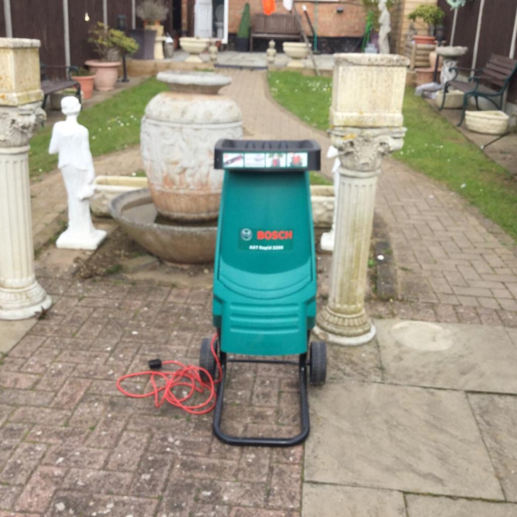 Bosch Rapid Electric Garden Shredder/Chipper in NN16 Kettering für 30 ...