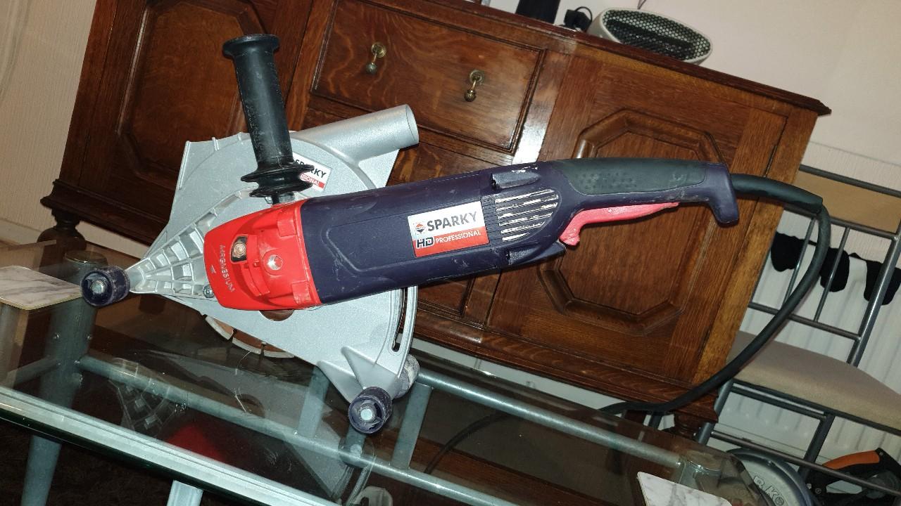 SPARKY FK 652 230MM 2200W WALL CHASER 230V in ME1 Rochester for £100.00 for sale | Shpock