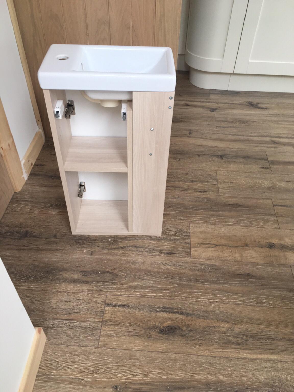 Mondella White Gloss Vanity Unit and Basin in WV3 Wolverhampton für £ ...