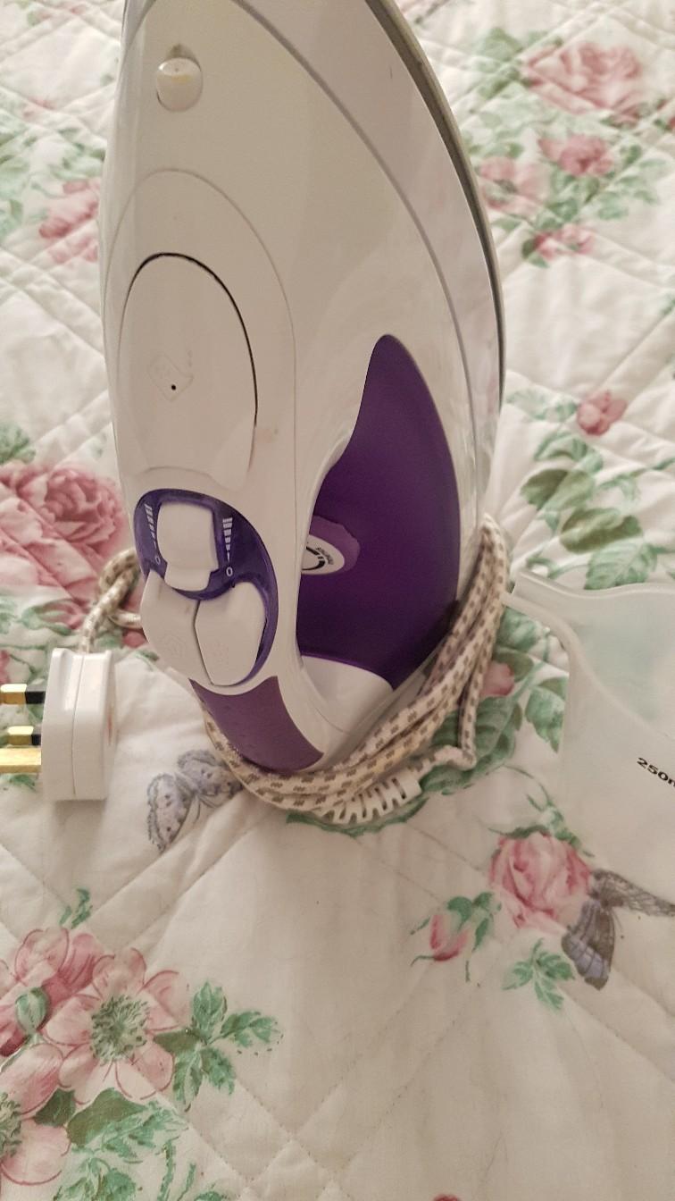 Asda iron in St Helens für 2,00 £ zum Verkauf | Shpock DE