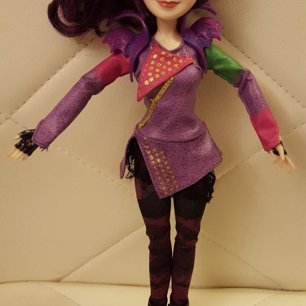 DISNEY HASBRO DESCENDANTS MAL DOLL. in B28 Birmingham für £ 5,00 zum ...