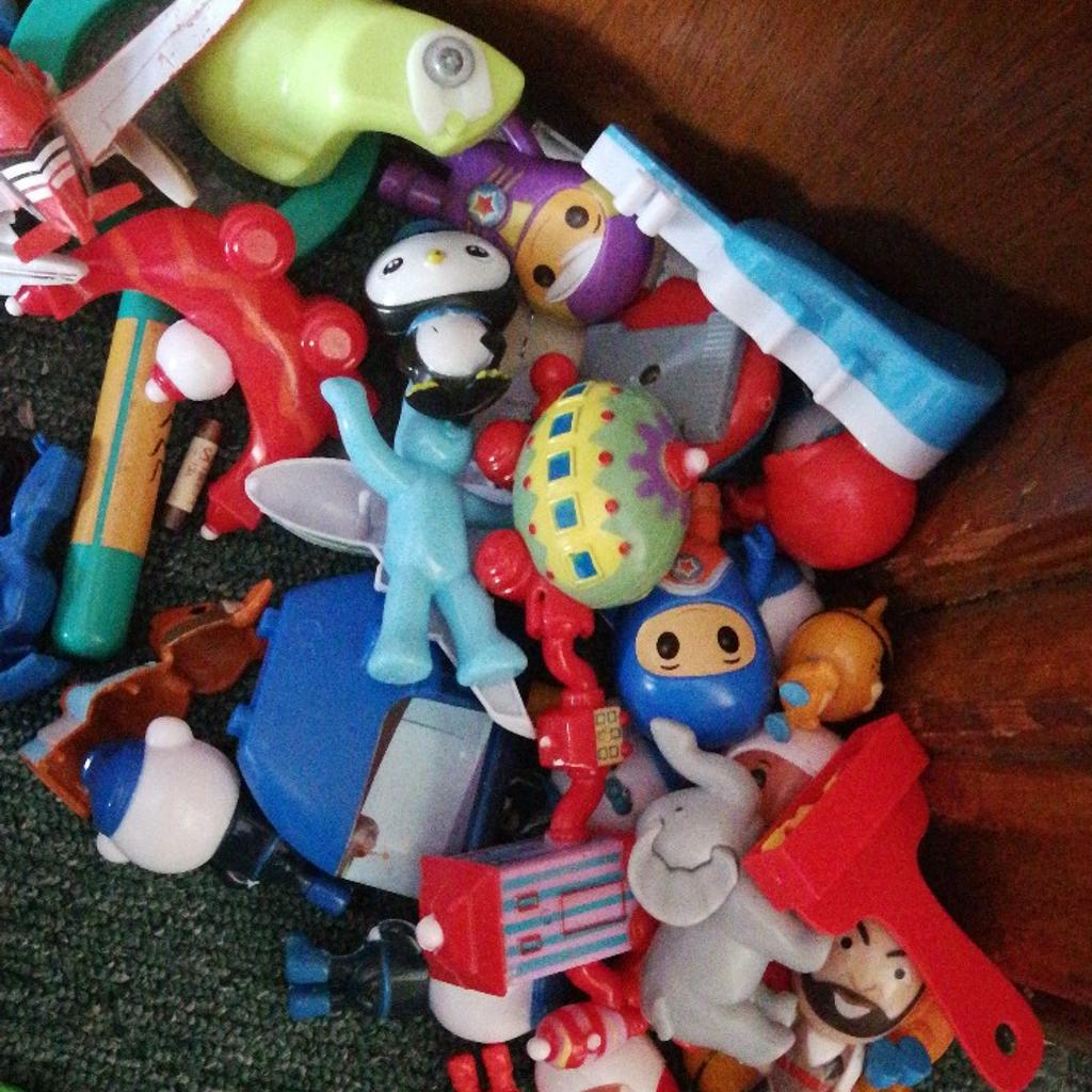 bundle of mix toys in N22 Haringey für £ 4,99 zum Verkauf | Shpock AT