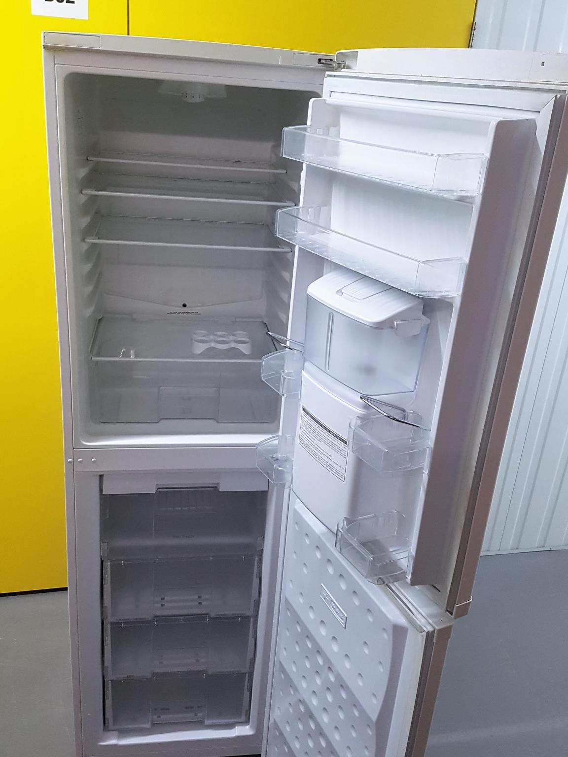 Beko A Class Frost Free Fridge Freezer in TW8 London für 95,00 £ zum ...