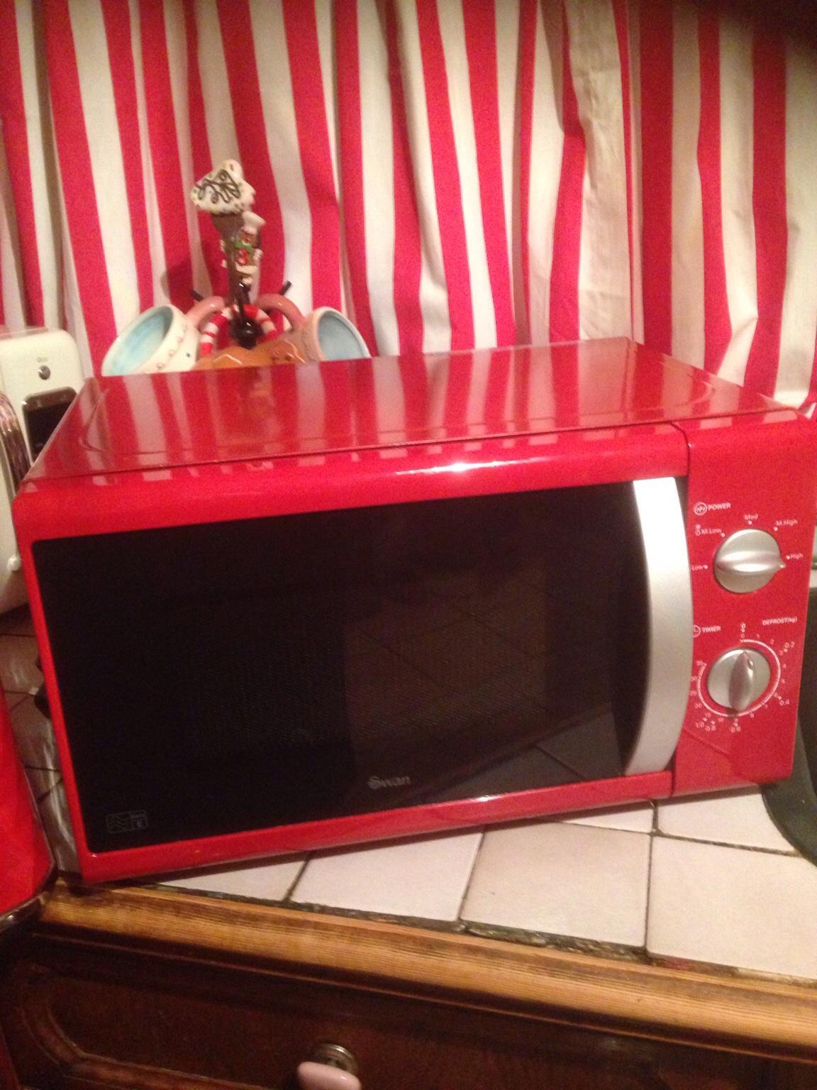 Red microwave and toaster cost£125 in Wolverhampton für 25,00 £ zum ...