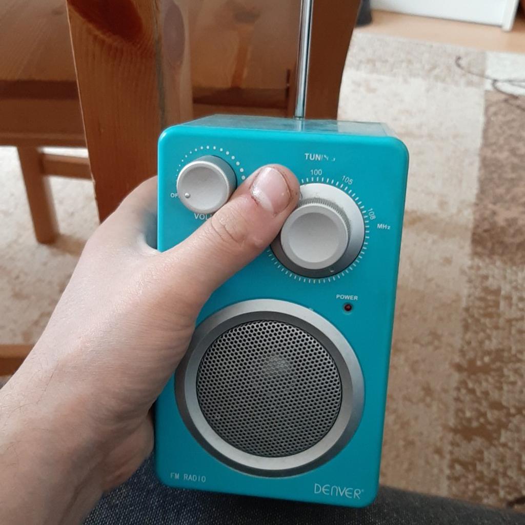 Radio FM mit Antenne. in 4020 Линц für € 5,00 zum Verkauf | Shpock AT