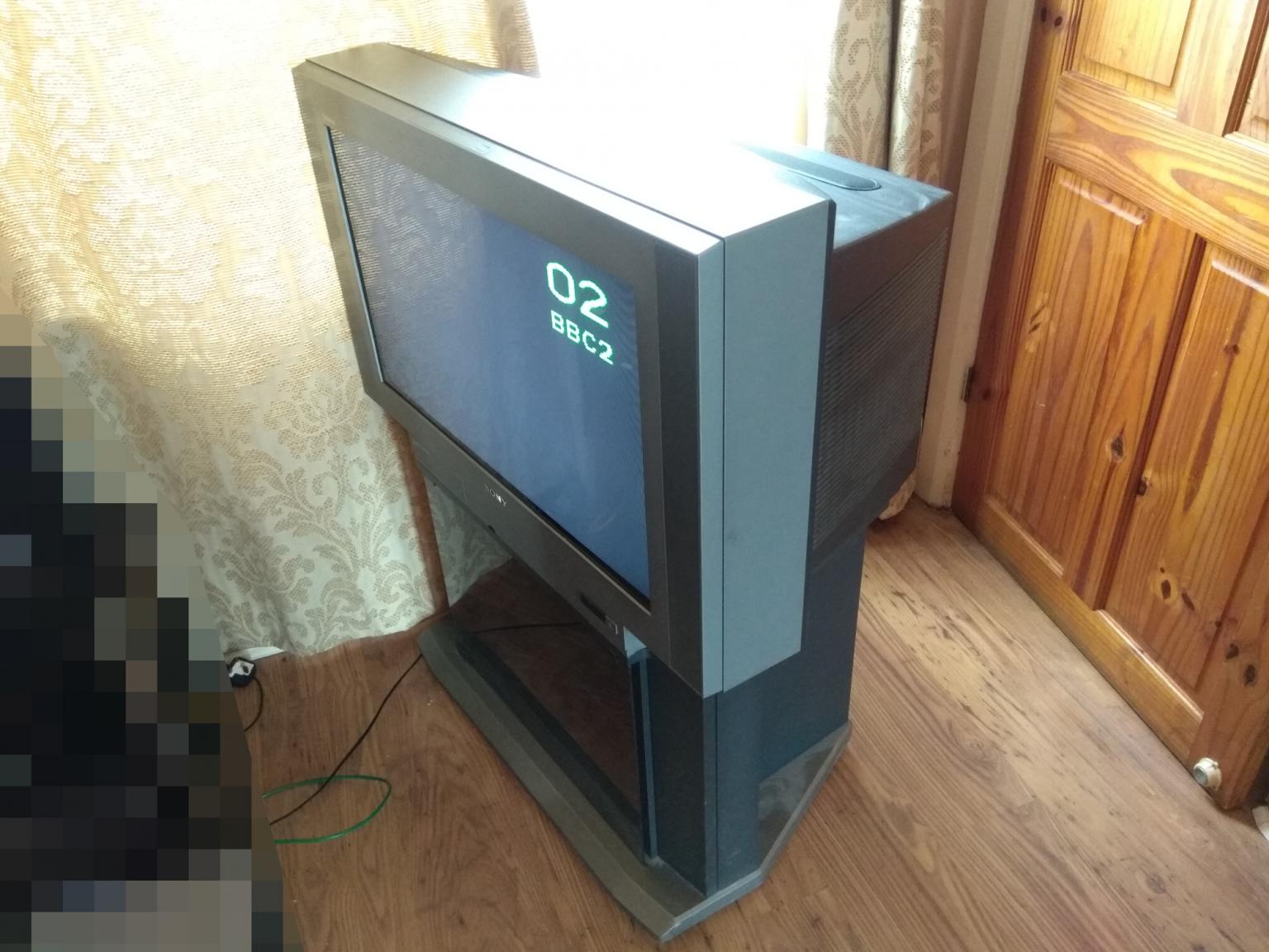 Sony Trinitron CRT TV 32 inch 32" retro TV in B29 Birmingham for £45.00 ...