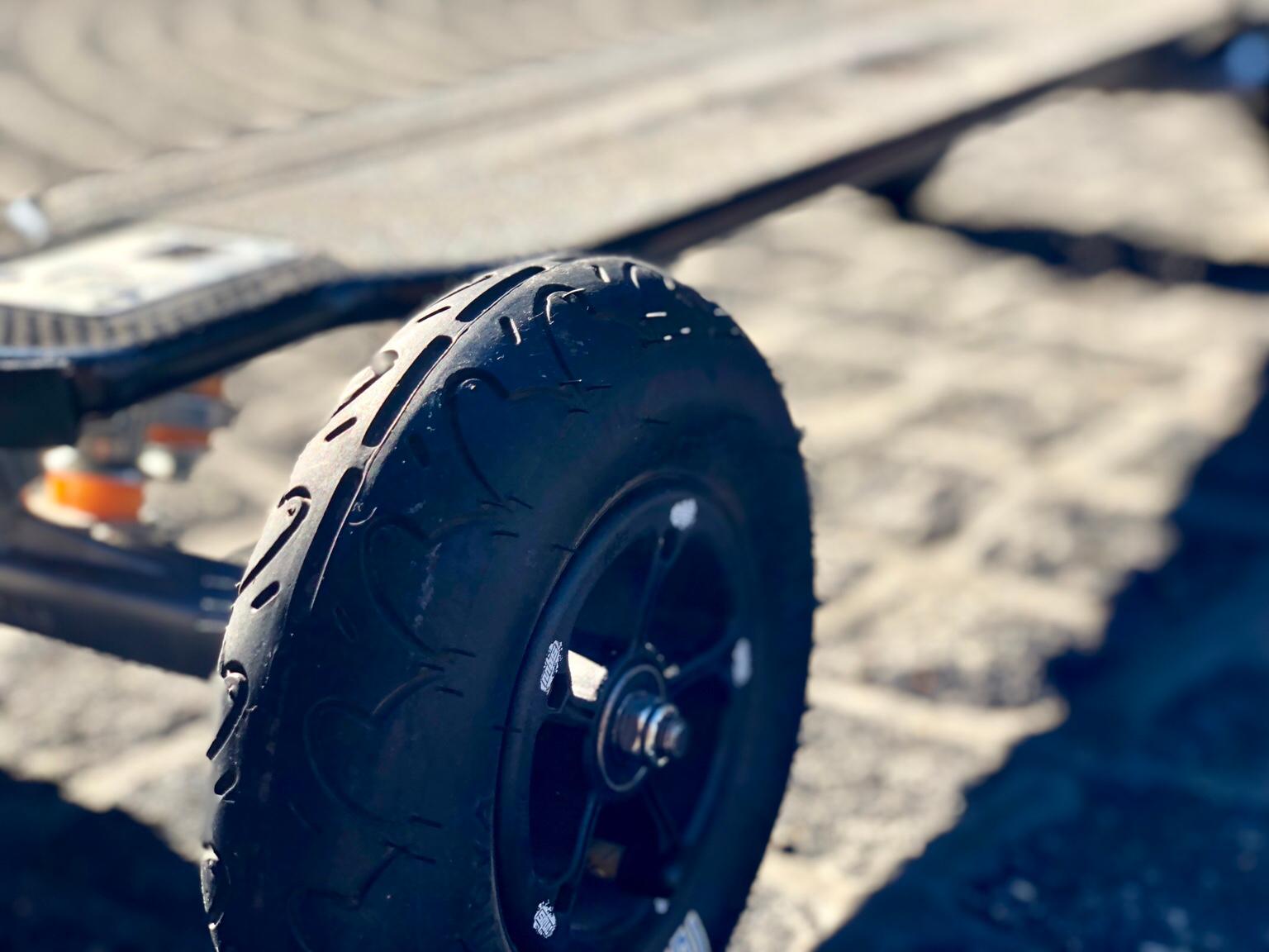 Evolve Carbon - electric, all terrain board in SW19 Merton für 400,00 ...