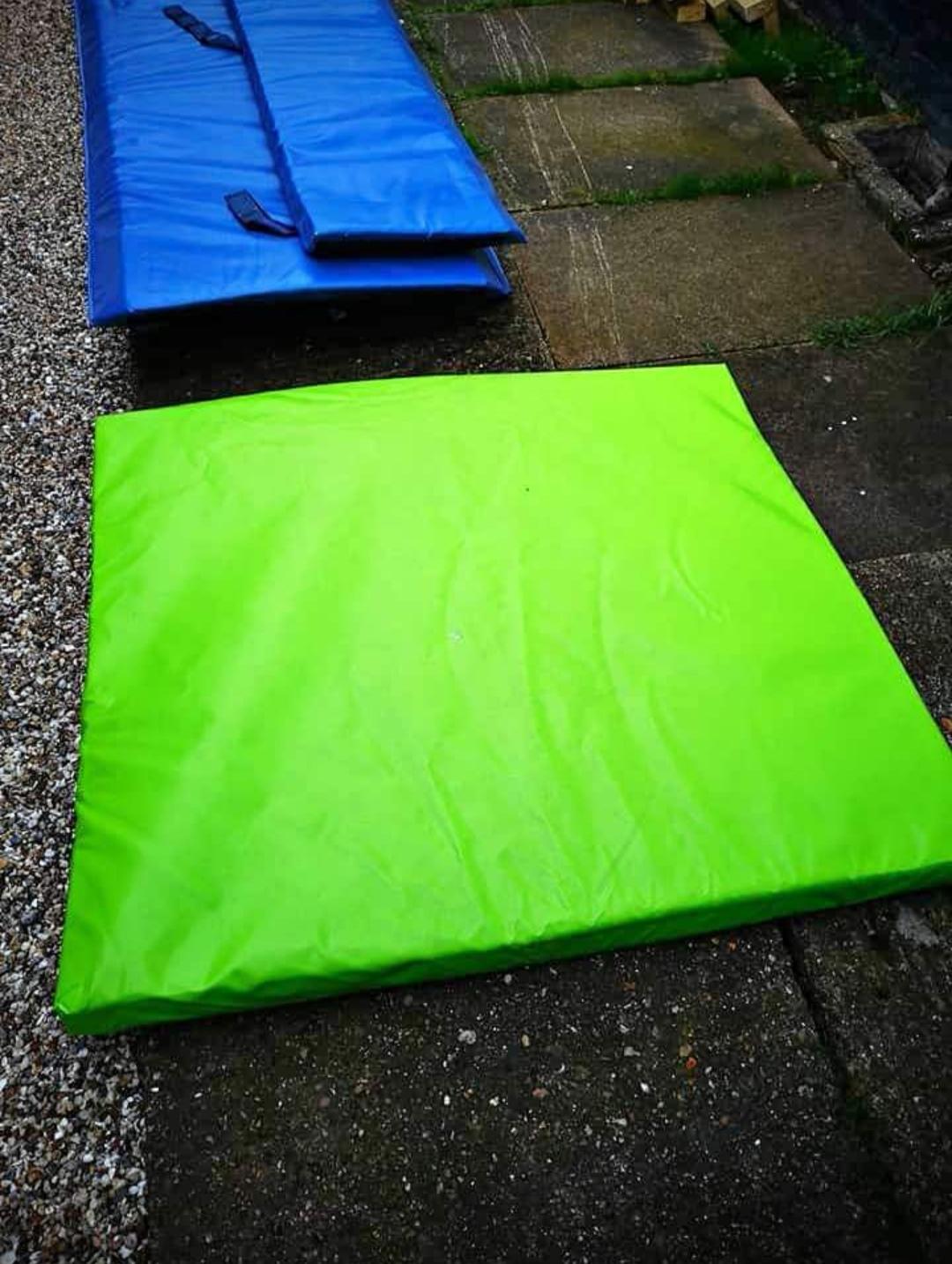 7 Large Crash Mats in East Hertfordshire for £120.00 for sale | Shpock