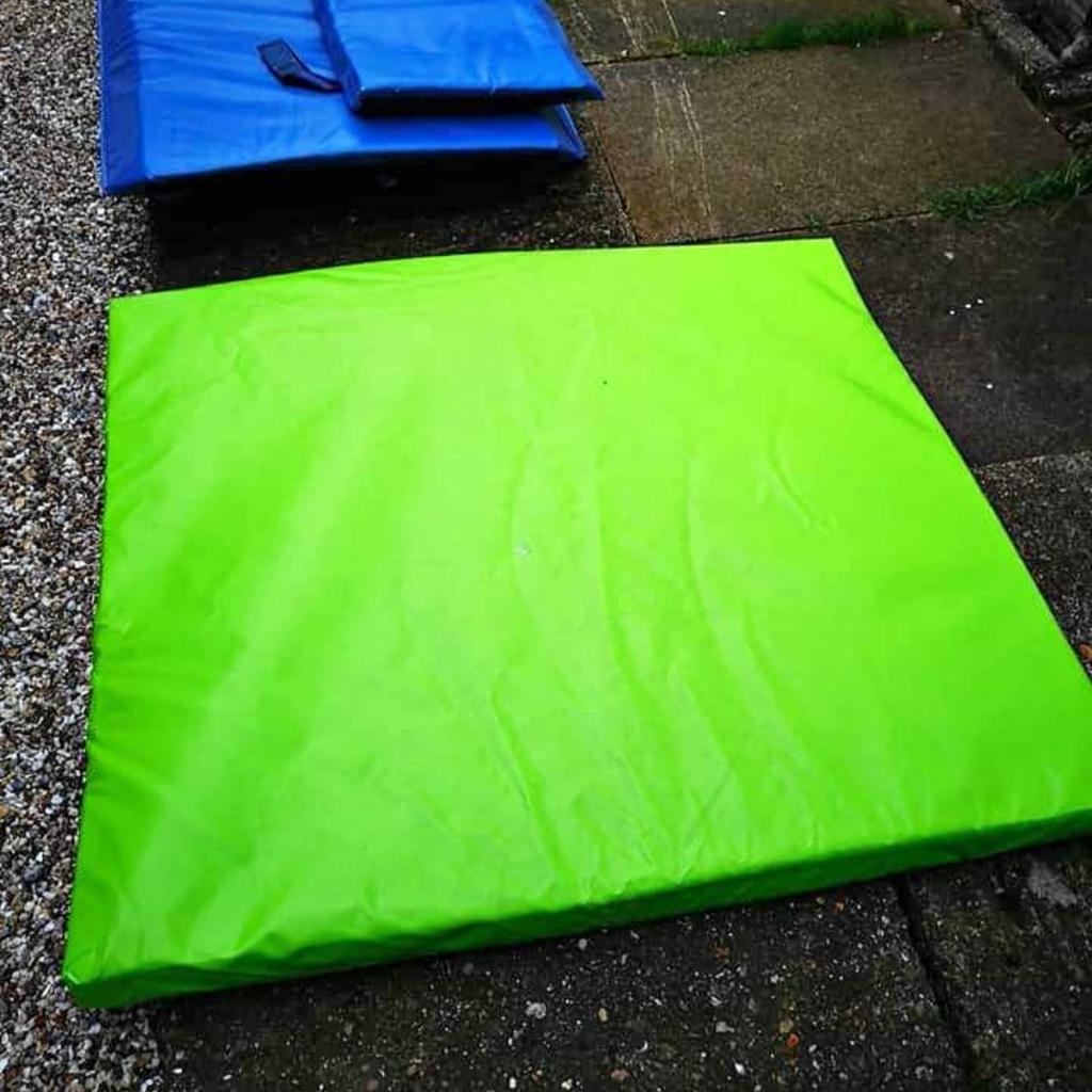 7 Large Crash Mats in East Hertfordshire for £120.00 for sale | Shpock