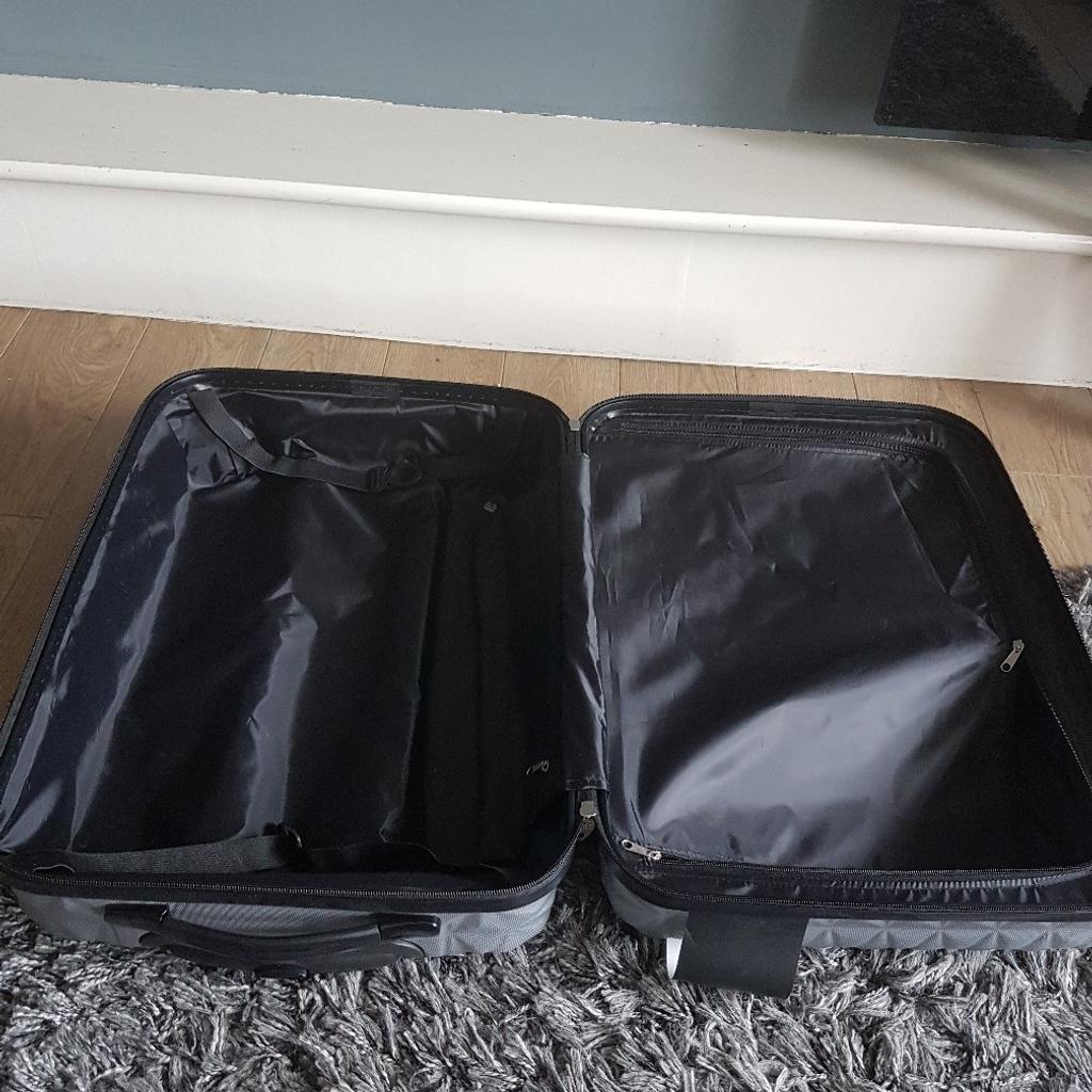 Primark Suitcase in BD18 Bradford für 25,00 £ zum Verkauf | Shpock DE
