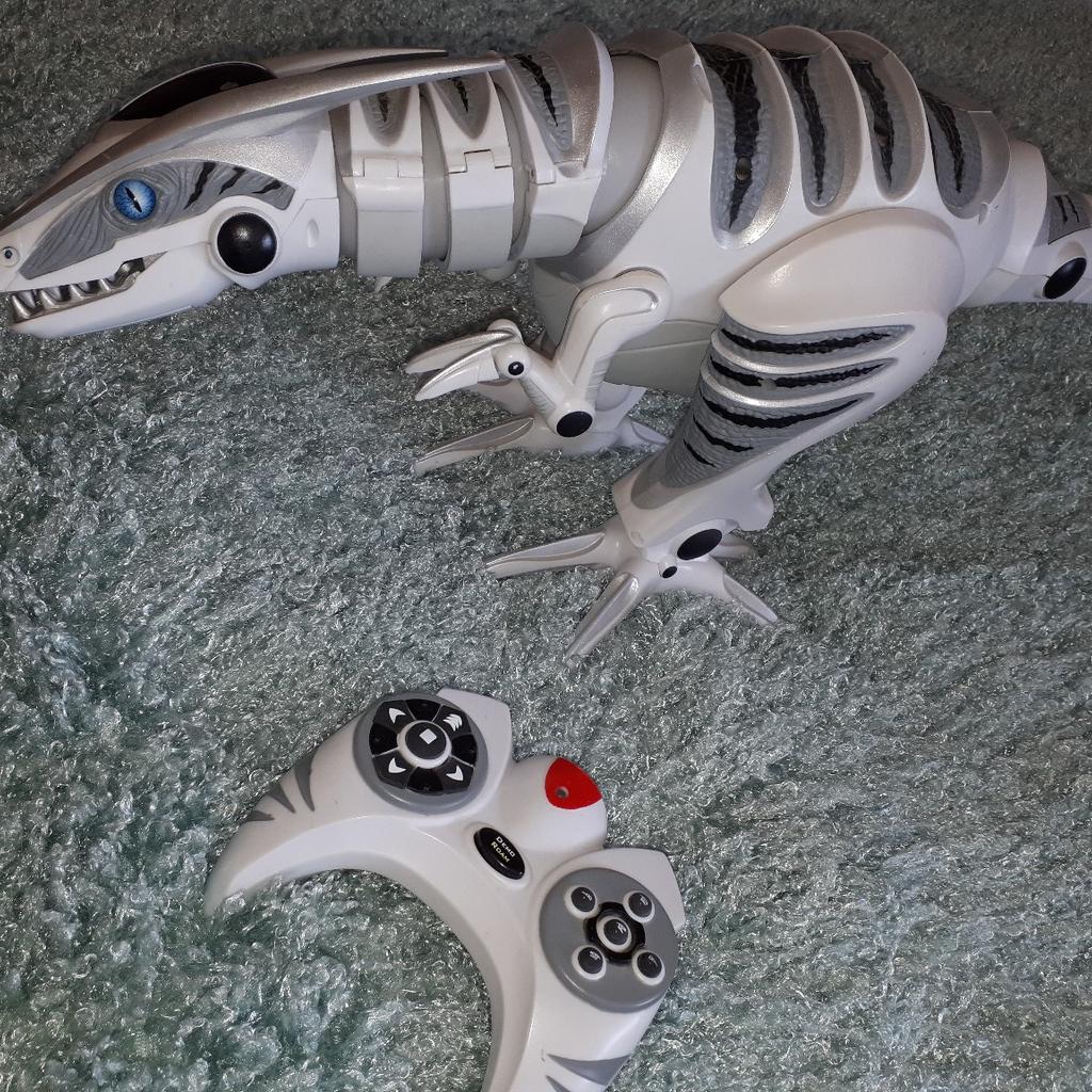 Roboraptor remote control in South Staffordshire für 5,00 £ zum Verkauf ...