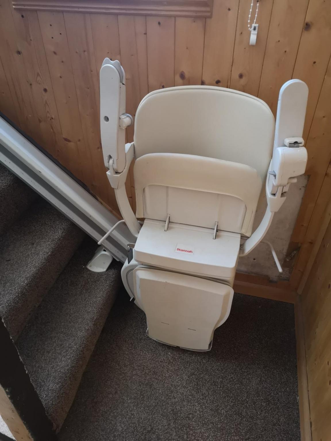 stannah stairlift 300, full working order in BB10 Burnley für 225,00 ...
