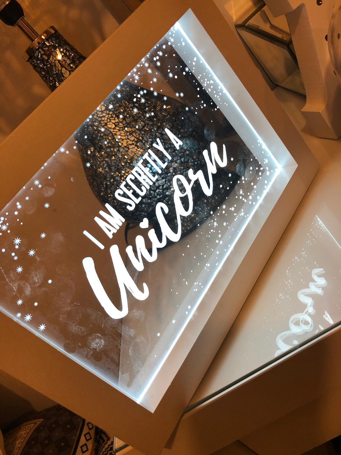 Stunning LED light up frame in SW6 London für 30,00 £ zum Verkauf ...