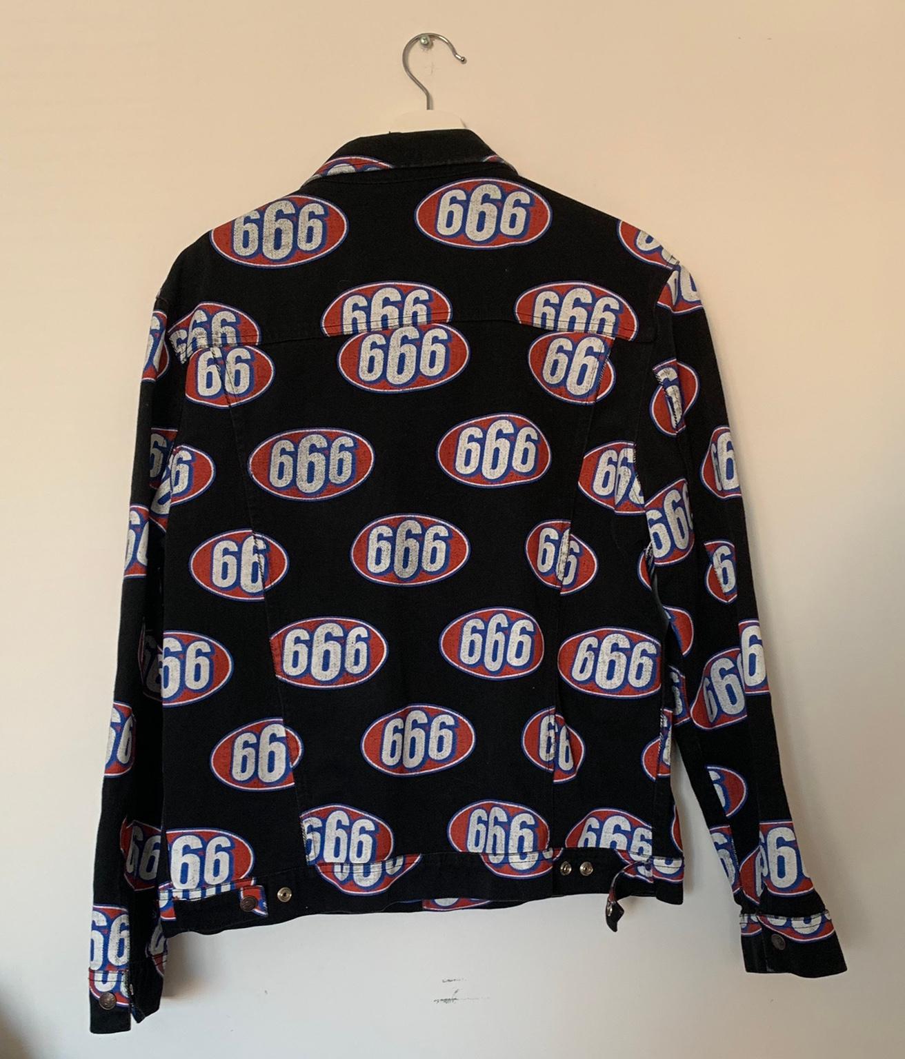 Supreme 666 denim trucker jacket in 181 35 Lidingö für 2.500,00 SEK zum ...