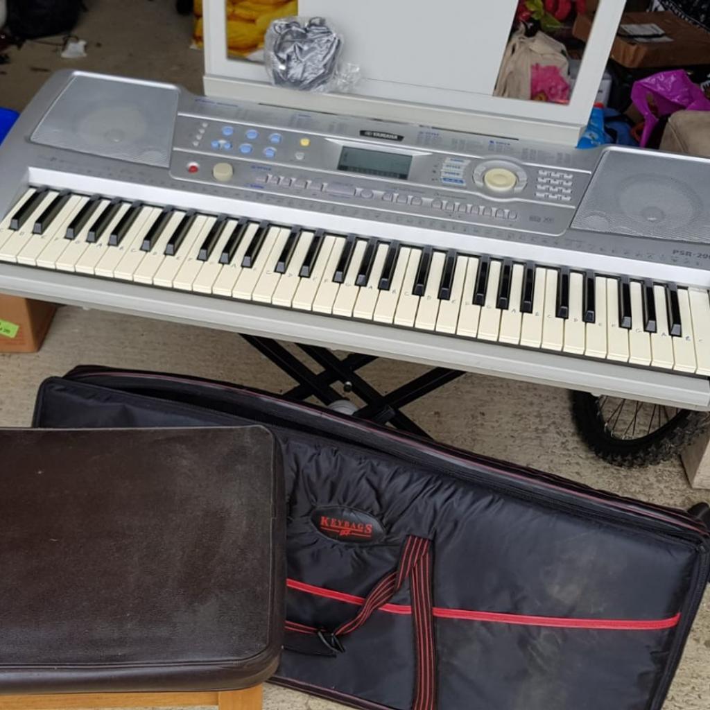 Keyboard, stand and music stool in PE2 Peterborough for £40.00 for sale ...