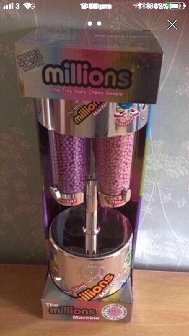 Millions sweet dispenser & sweets, new in B77 Tamworth für 8,50 £ zum ...