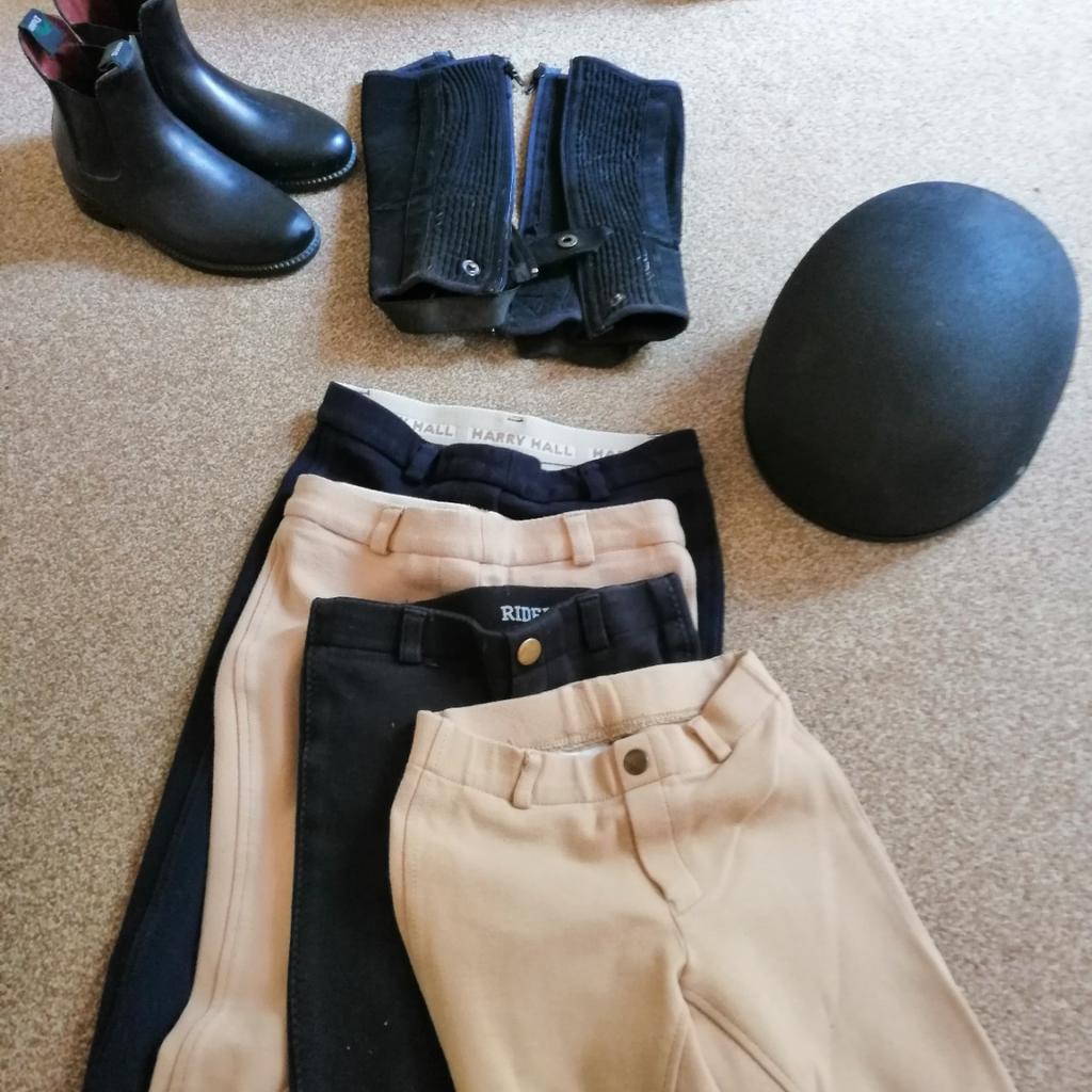 Selection of kids riding gear in TW16 Spelthorne für 10,00 £ zum ...