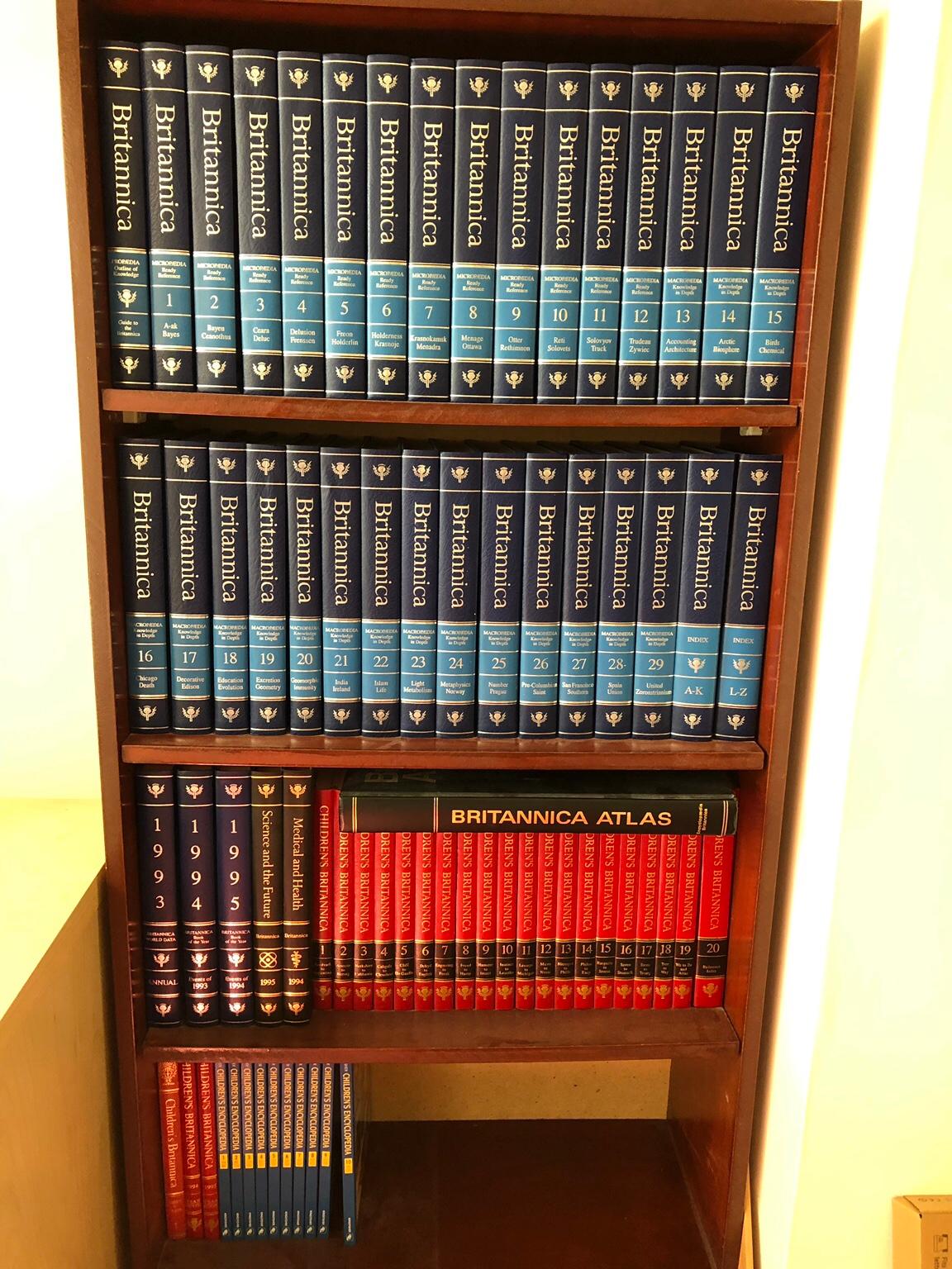 Britannica Encyclopedia Complete Set in London für £ 150,00 zum Verkauf ...