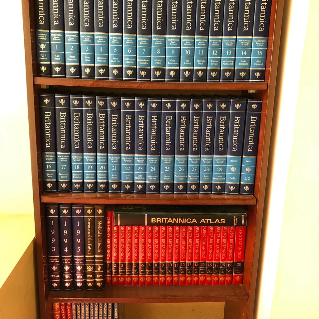 Britannica Encyclopedia Complete Set in London für 150,00 £ zum Verkauf ...