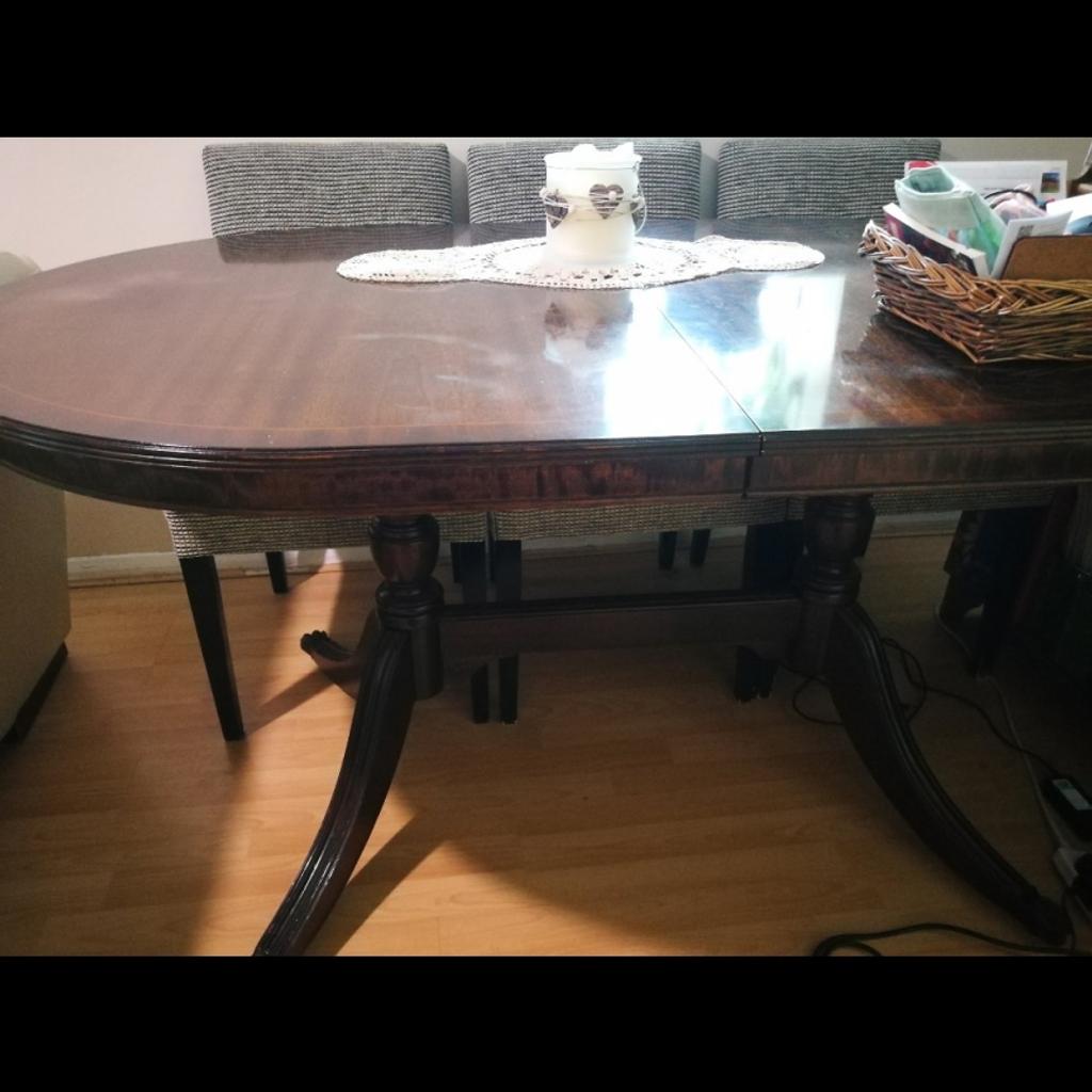 fake mahogany pull out table in UB8 Hillingdon für £ 25,00 zum Verkauf ...