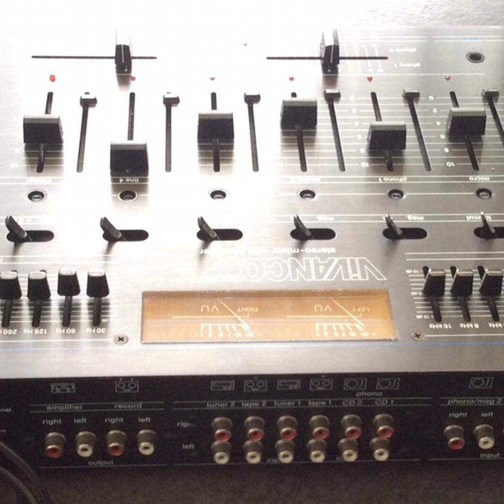 Vivanco DJ-Mischpult 6-Kanal in 6170 Zirl für € 30,00 zum Verkauf ...