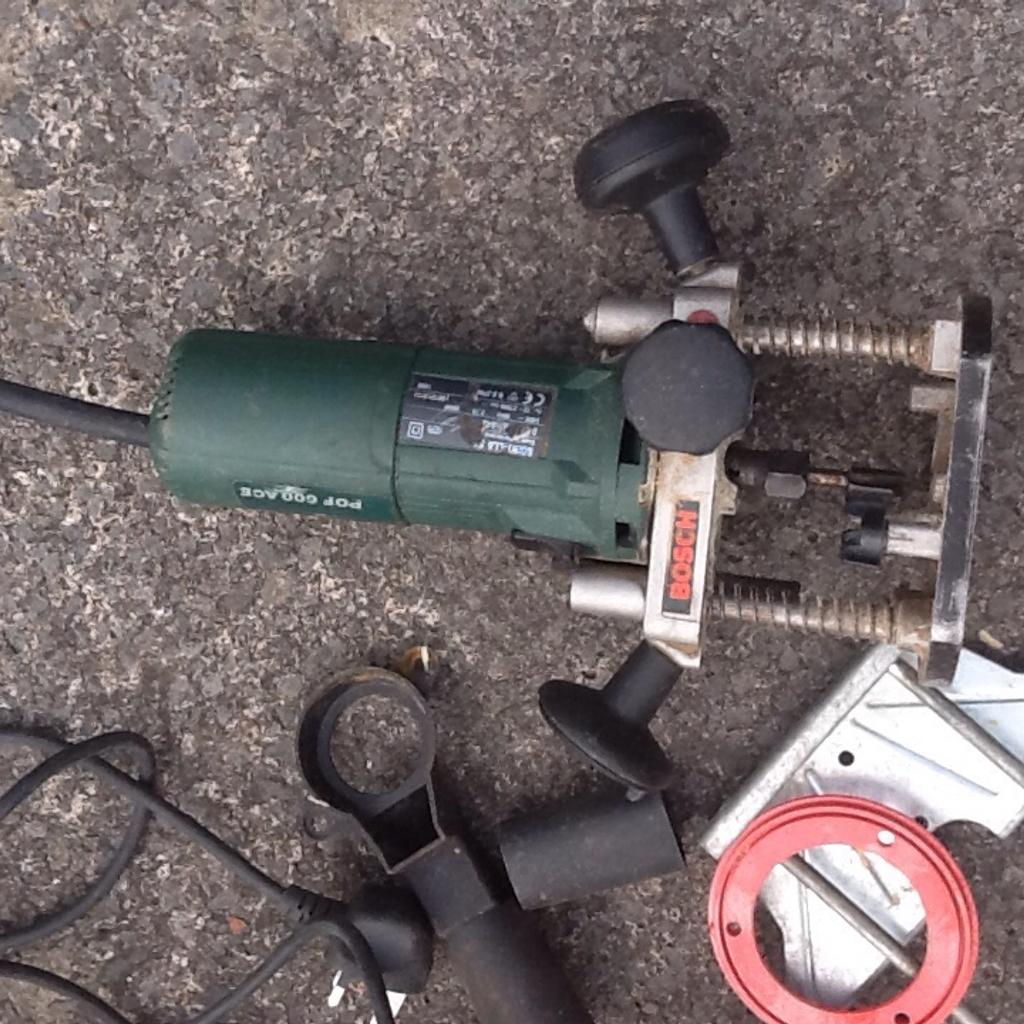 Bosch POF 600 ACE Router And Accessories in CF44 Rhigos für 35,00 £ zum ...