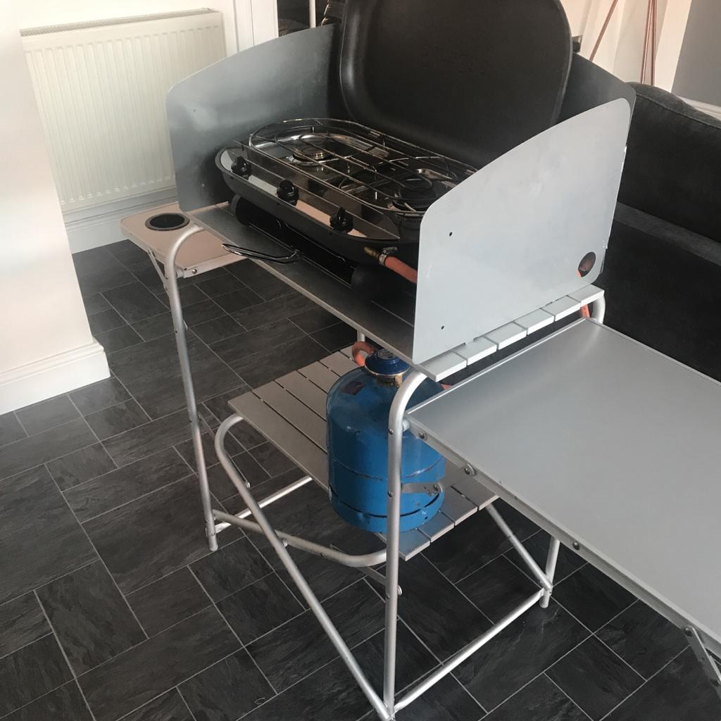 Sunn Gas Camping stove, gas bottle and table in B77 Tamworth für £ 65 ...
