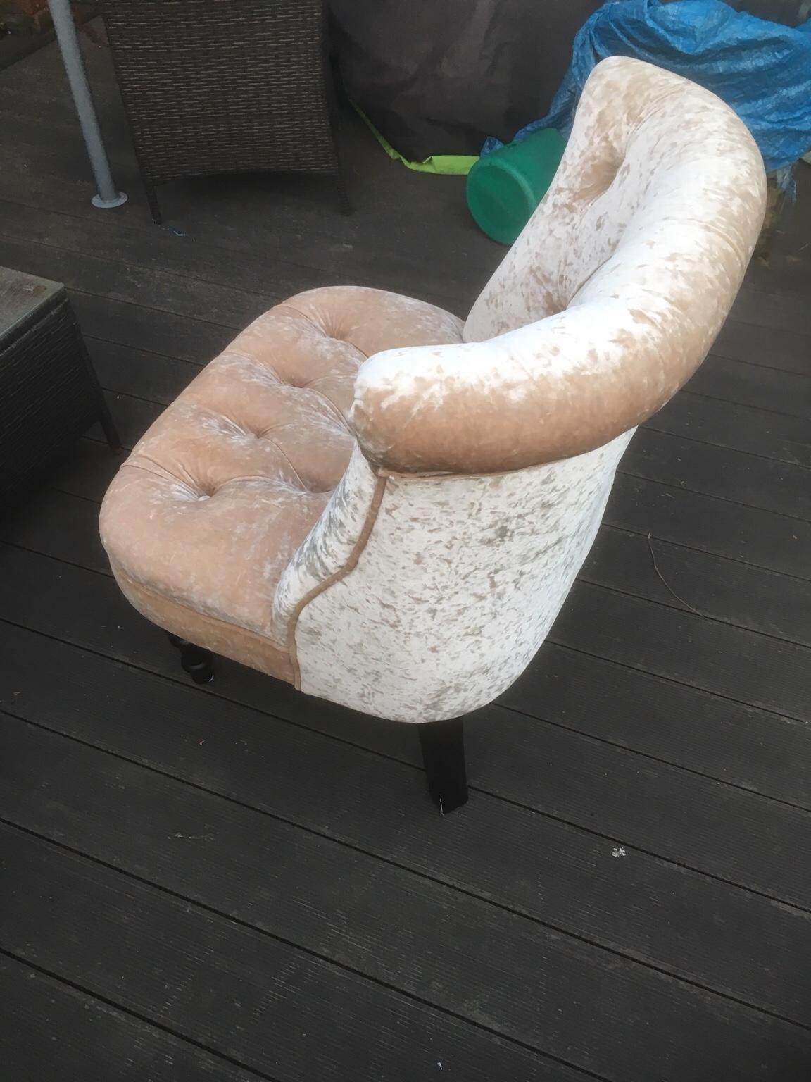 Homesense velvet chair in GL3 Tewkesbury für 60,00 £ zum Verkauf ...