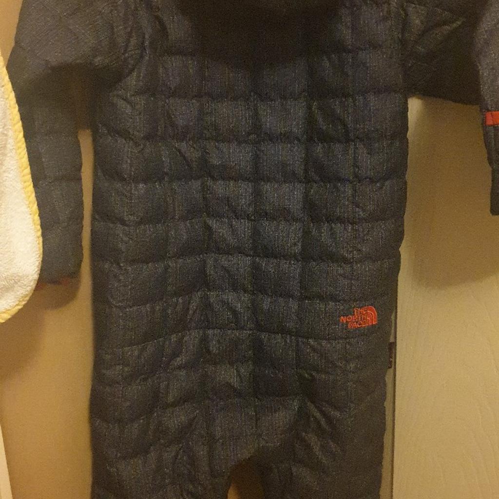 Snowsuit in WV2 Wolverhampton für 30,00 £ zum Verkauf | Shpock DE