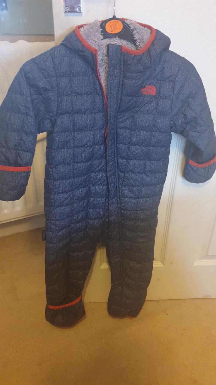 Snowsuit in WV2 Wolverhampton für 30,00 £ zum Verkauf | Shpock DE