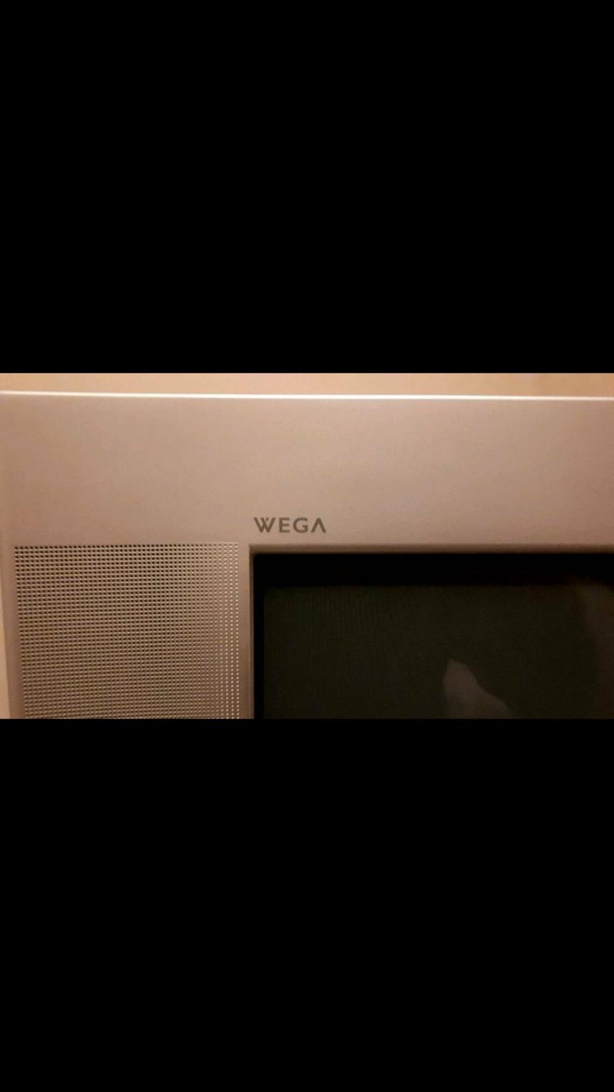 Sony 26" screen Wega Trinitron Tv & Stand. in B31 Birmingham for free ...
