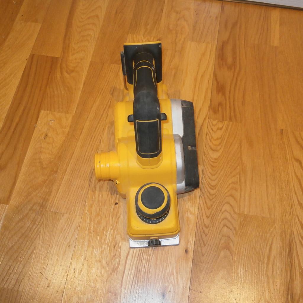 DEWALT 18V DCP580 CORDLESS PLANER in London für £ 95,00 zum Verkauf ...