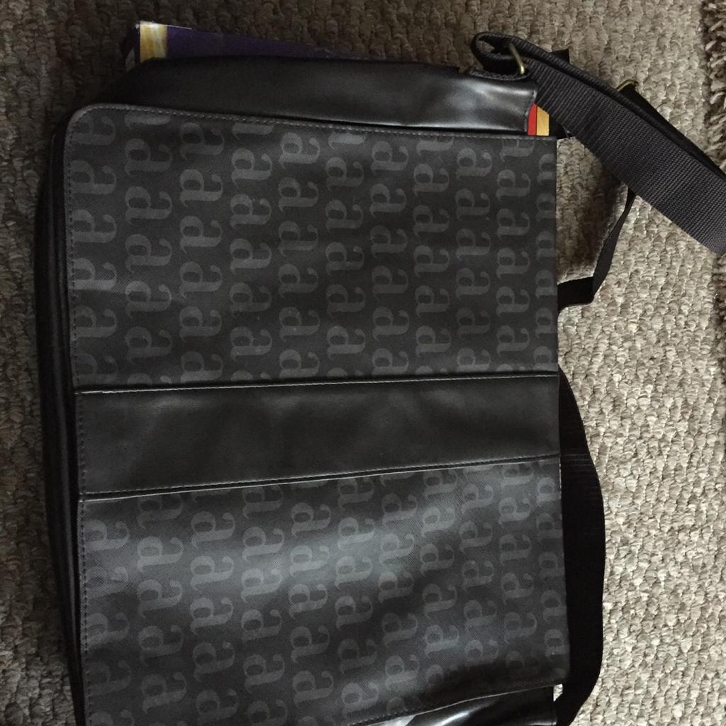Aramis messenger bag in SA1 Swansea for £11.00 for sale | Shpock