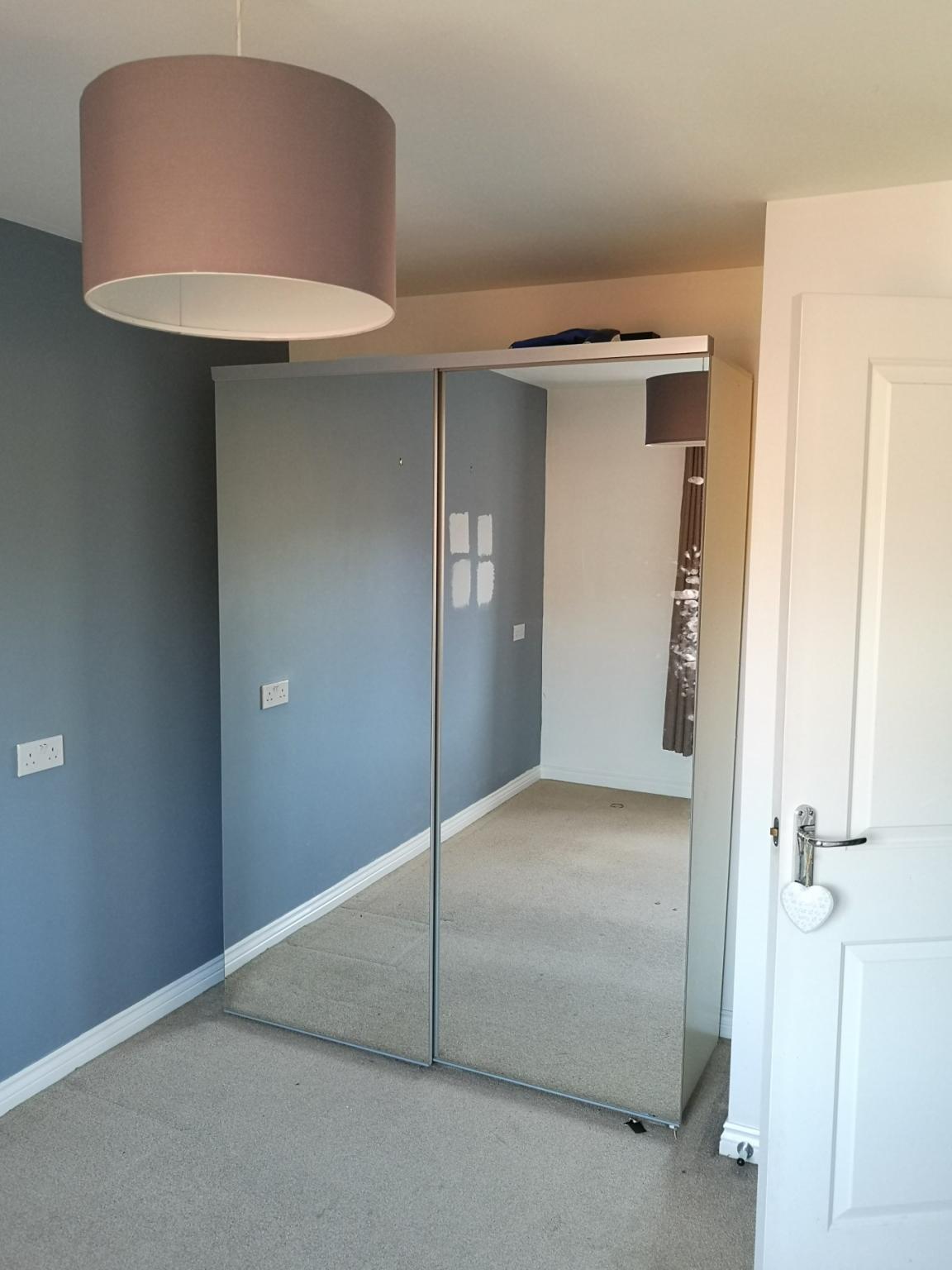 IKEA large wardrobe with sliding glass doors. in WS3 Walsall für 75,00 ...