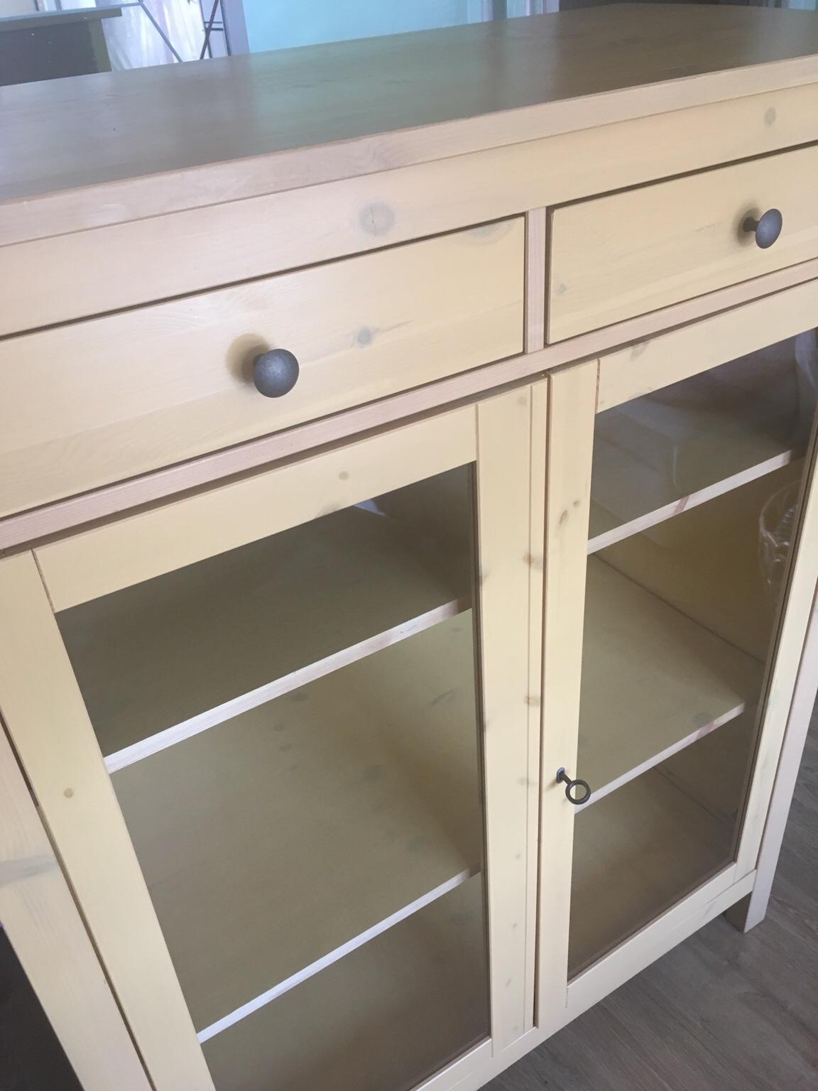 Ikea Hemnes Yellow glass cabinet in OL6 Tameside für 55,00 £ zum ...