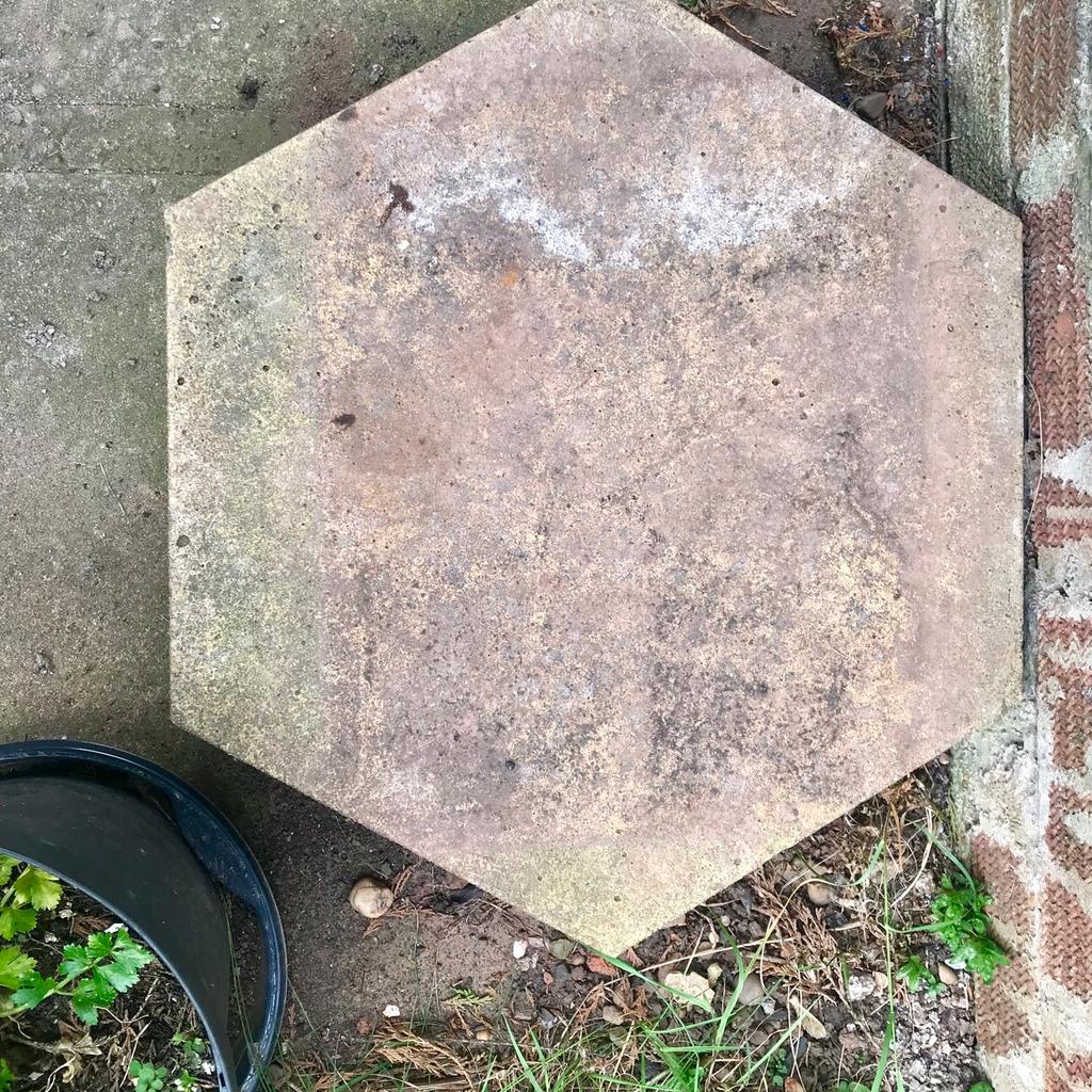 Hexagon garden slabs in CV6 Coventry für £ 12,00 zum Verkauf | Shpock AT