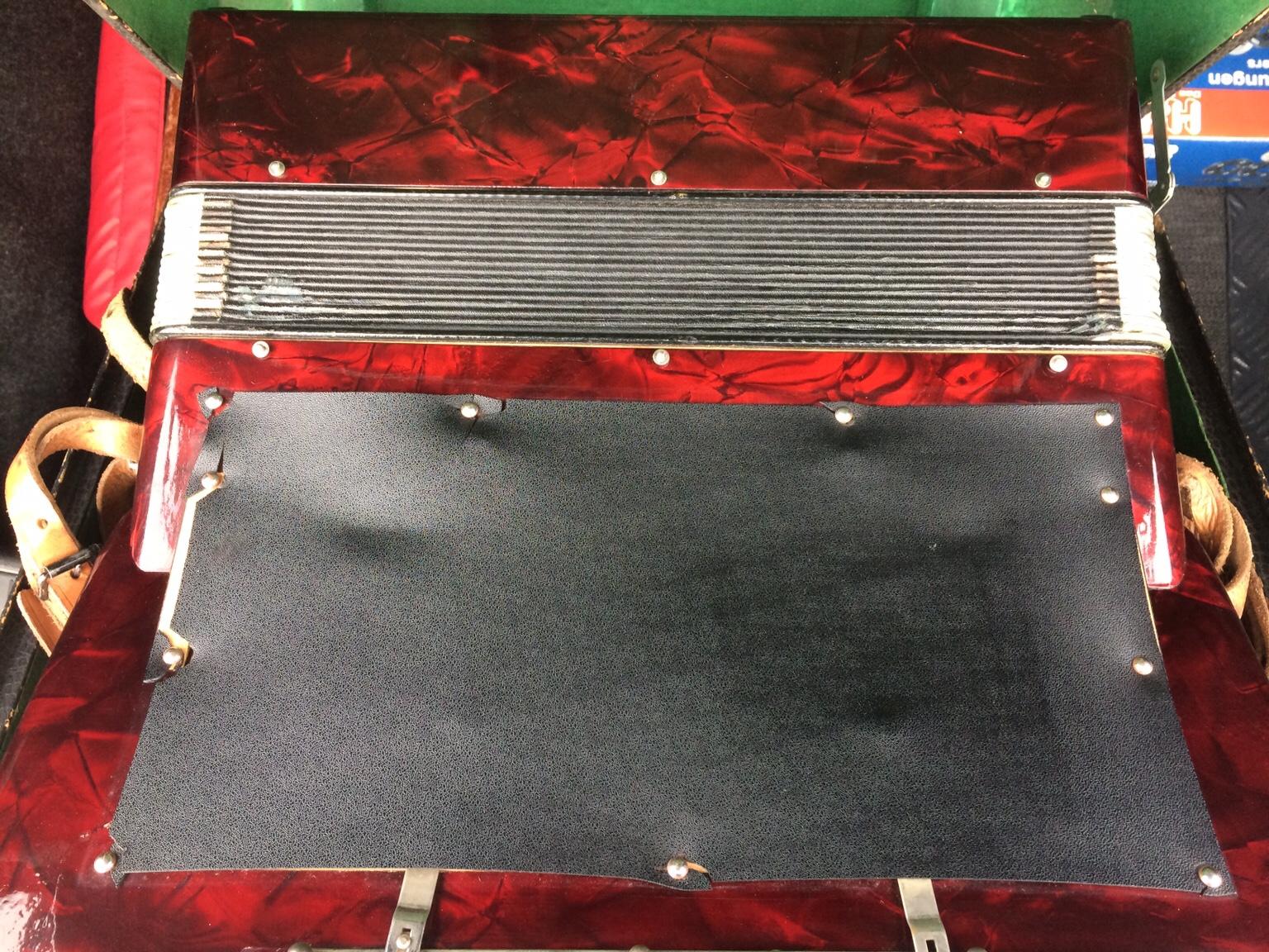 Hohner TANGO II B Chromatisches Akkordeon in 88287 Grünkraut für 250,00 ...