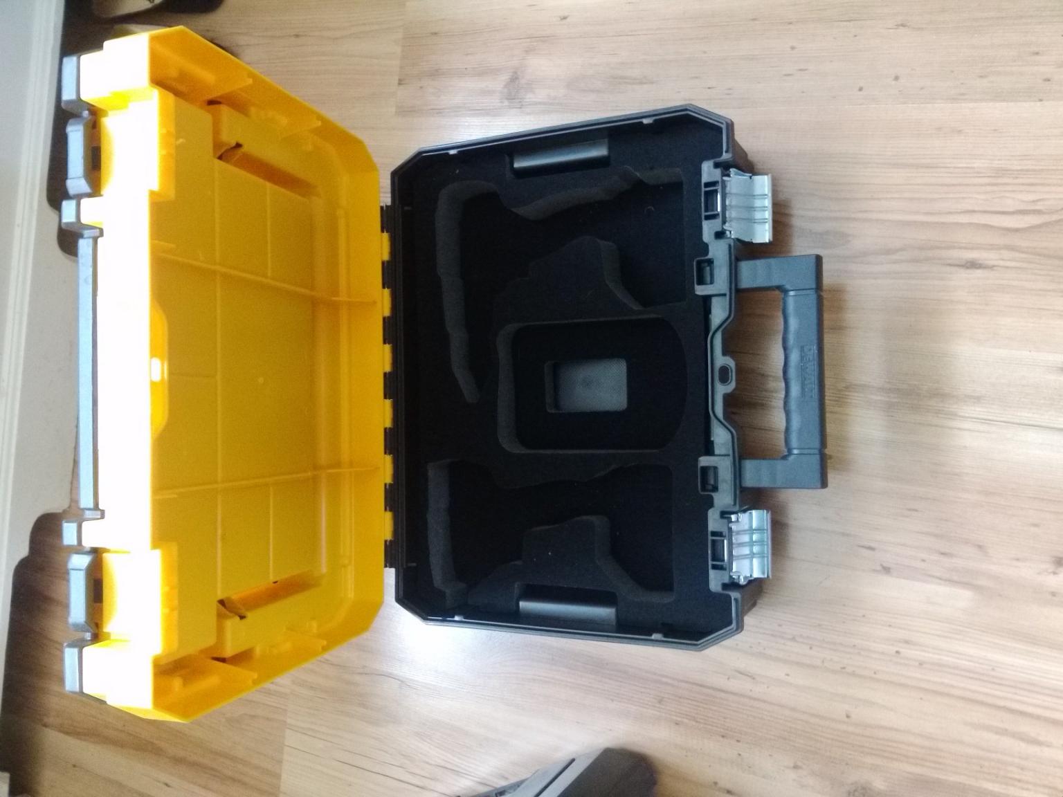 DeWalt T stak boxes in B32 Birmingham für 50,00 £ zum Verkauf | Shpock DE