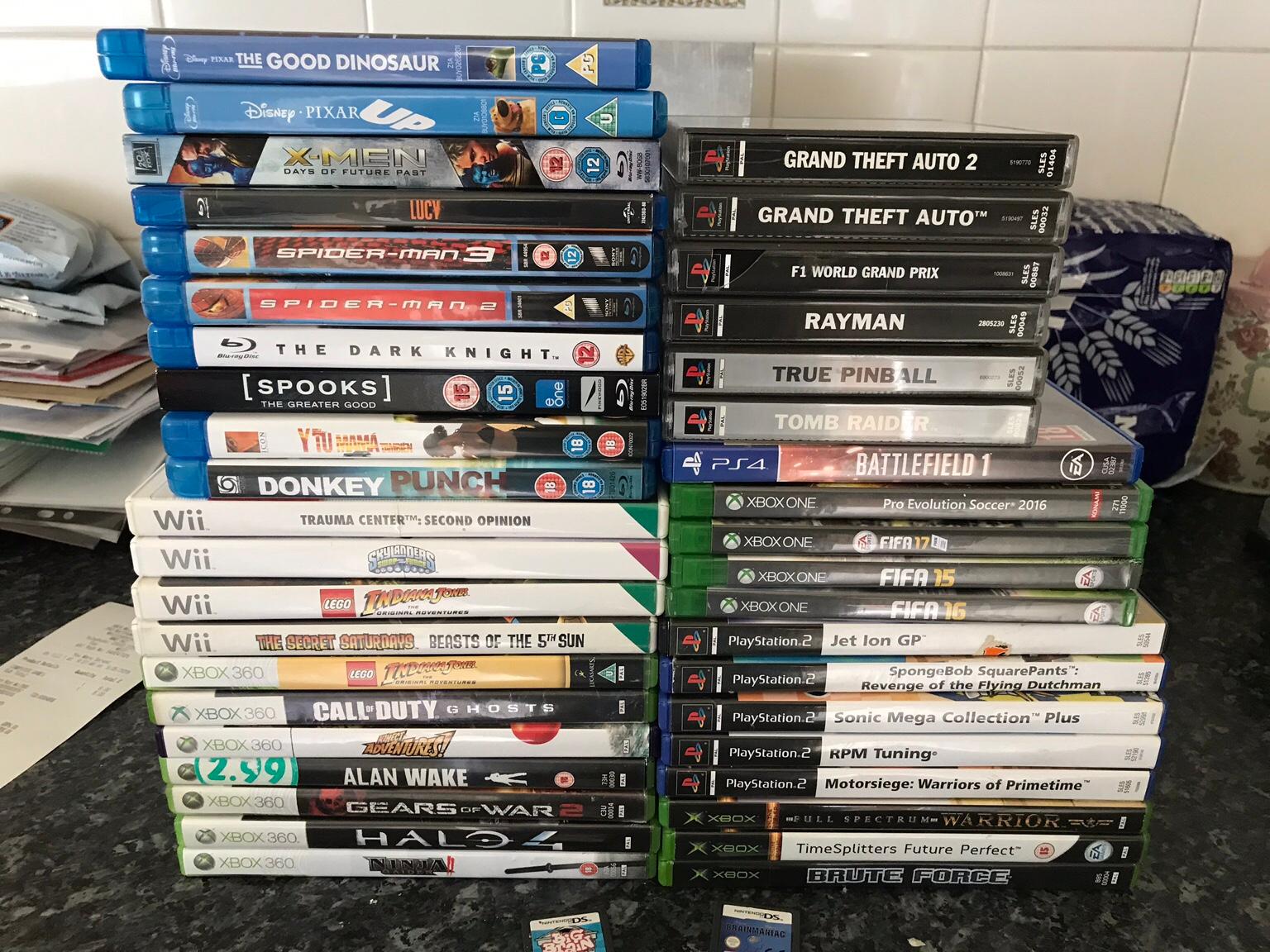 Bundle of Video games & Blu-rays in NN29 Wellingborough für 25,00 £ zum ...