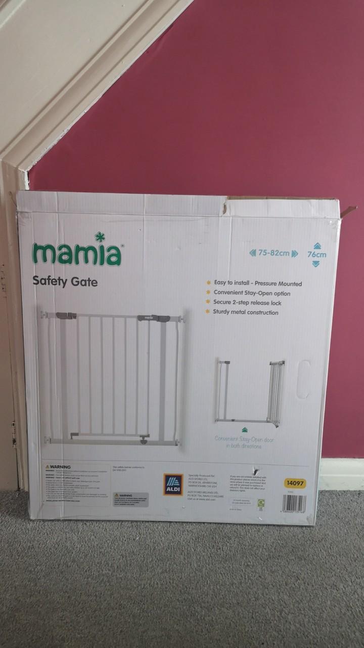 baby gate stair gate safety gate in M44 Salford für 10,00 £ zum Verkauf ...