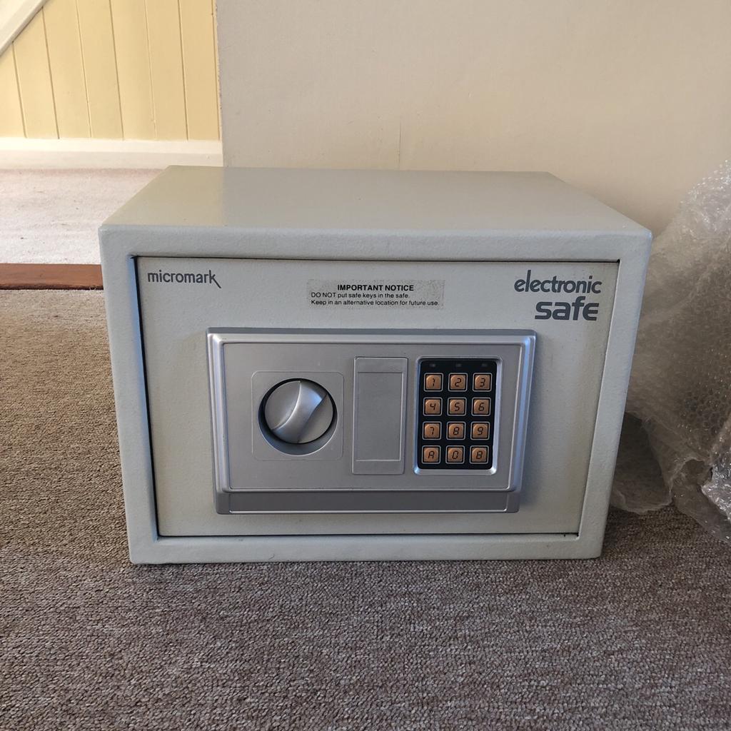 micromark electronic safe with key in Dacorum für 20,00 £ zum Verkauf ...